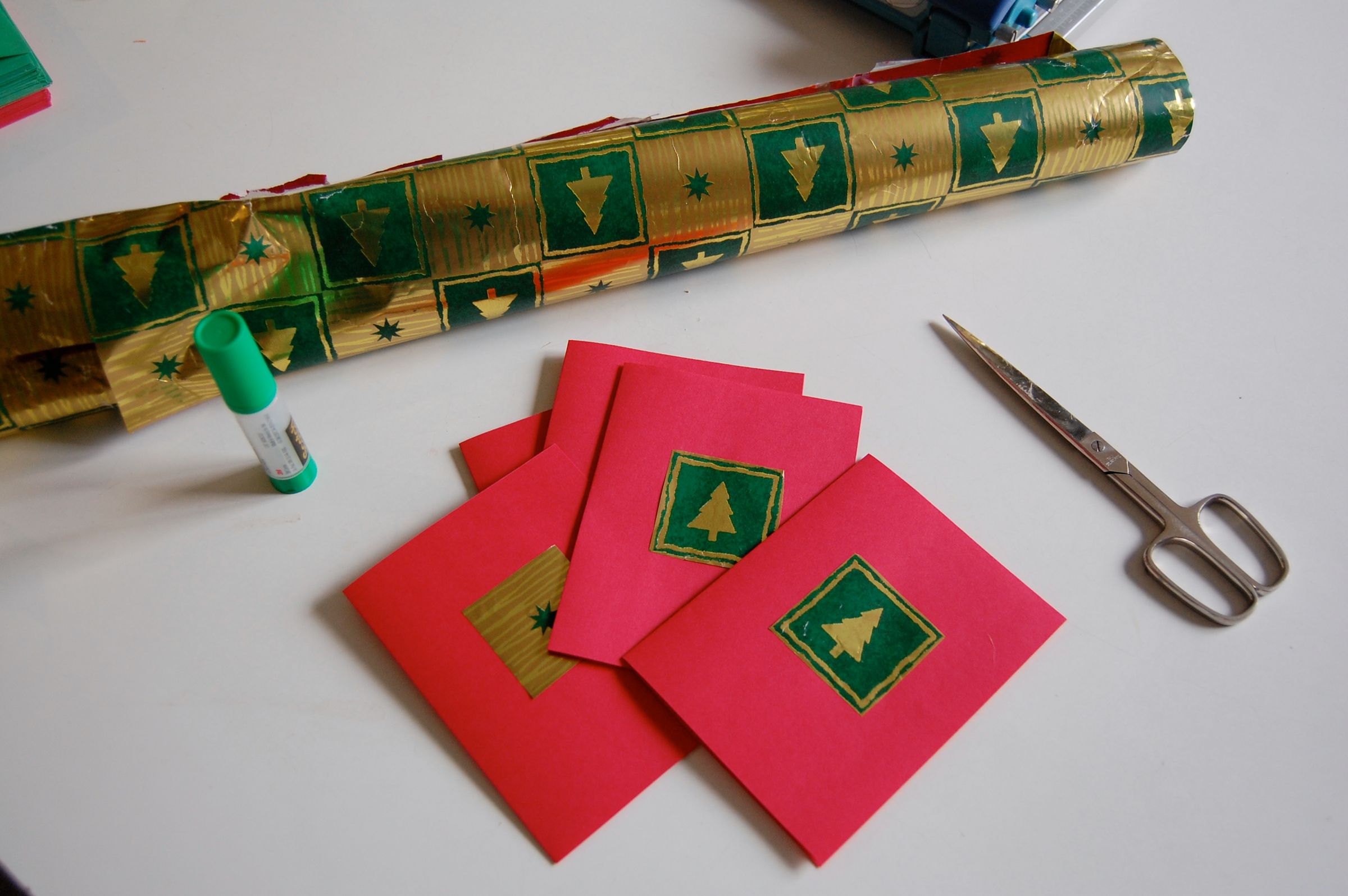 Ten Uses for Used Wrapping Paper : 10 Steps (with Pictures) - Instructables