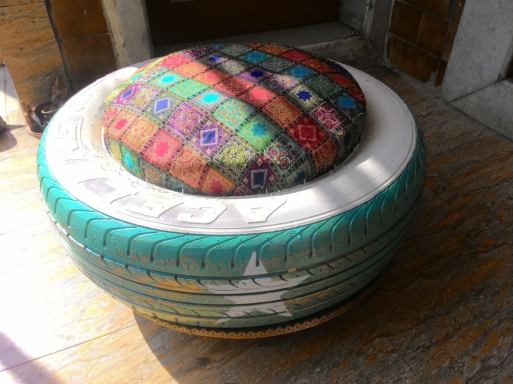 Diy Tyre Ottoman : 7 Steps (with Pictures) - Instructables