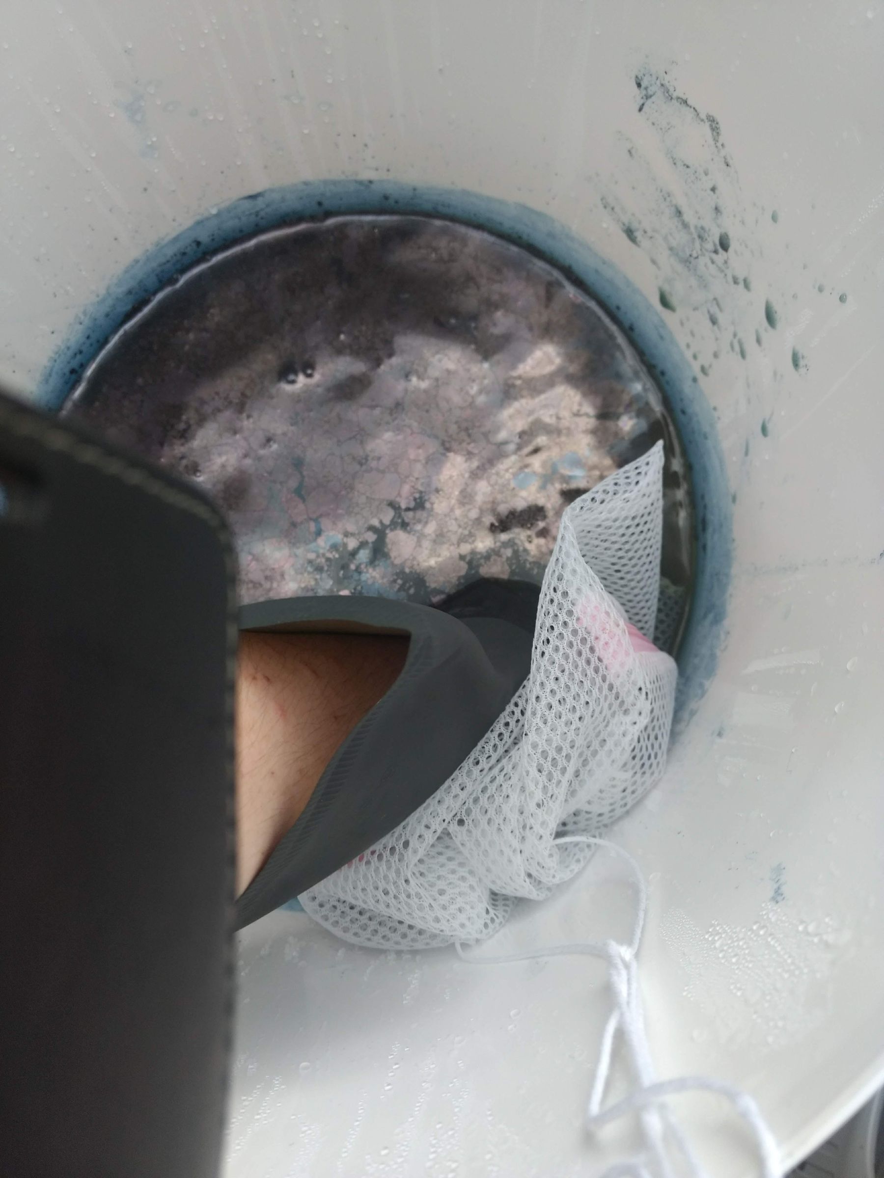 Natural Indigo Gradient Dyeing : 13 Steps (with Pictures) - Instructables