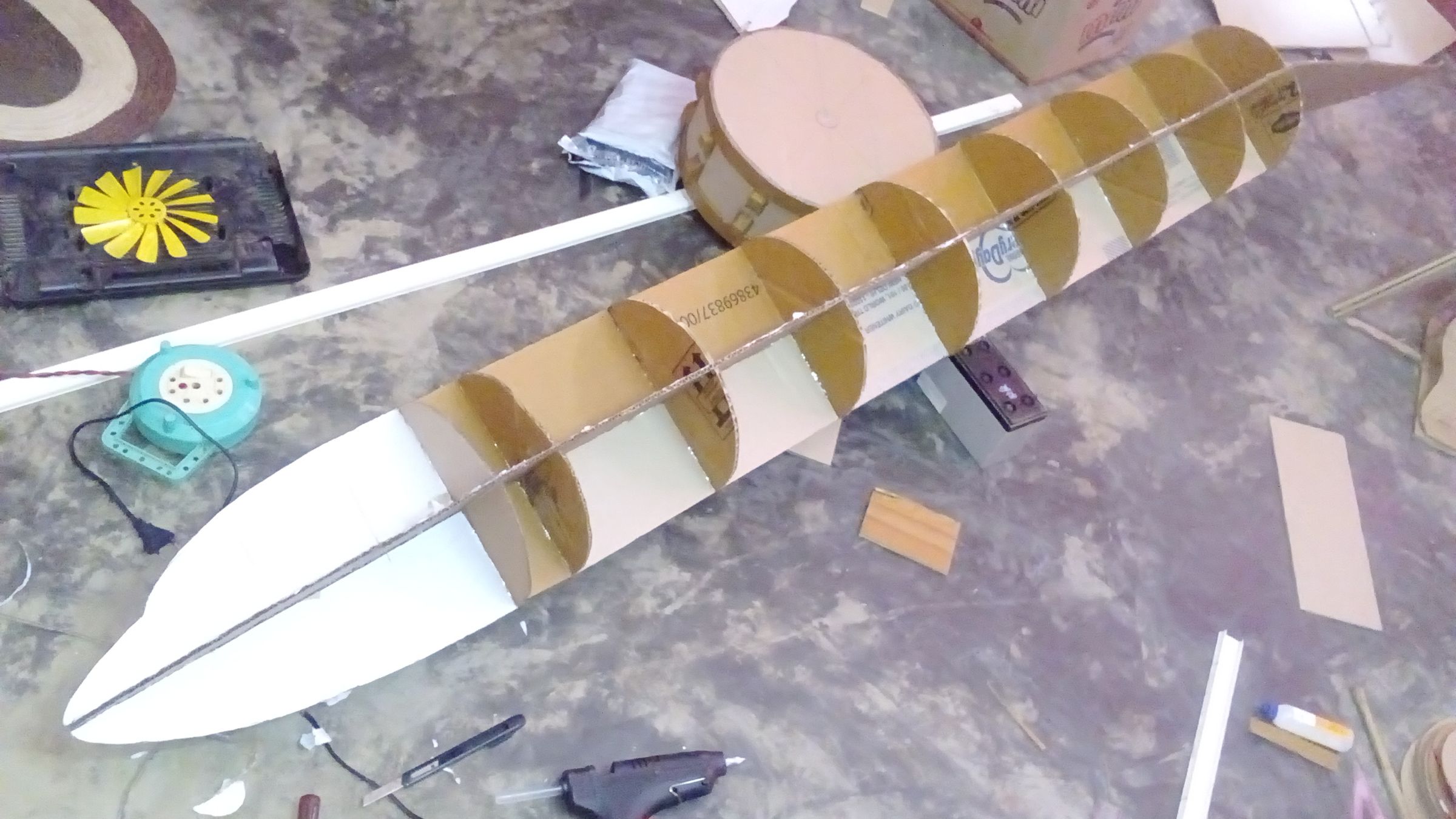 Boeing 737-800 Build Out of CARDBOARD : 9 Steps (with Pictures ...