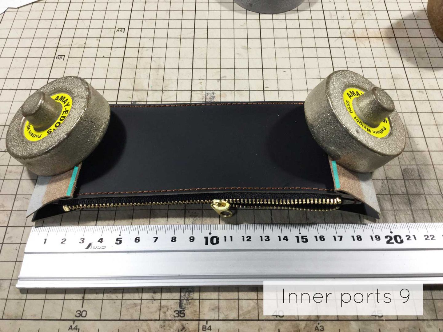 Round Zipper Wallet With Pattern : 8 Steps (with Pictures) - Instructables