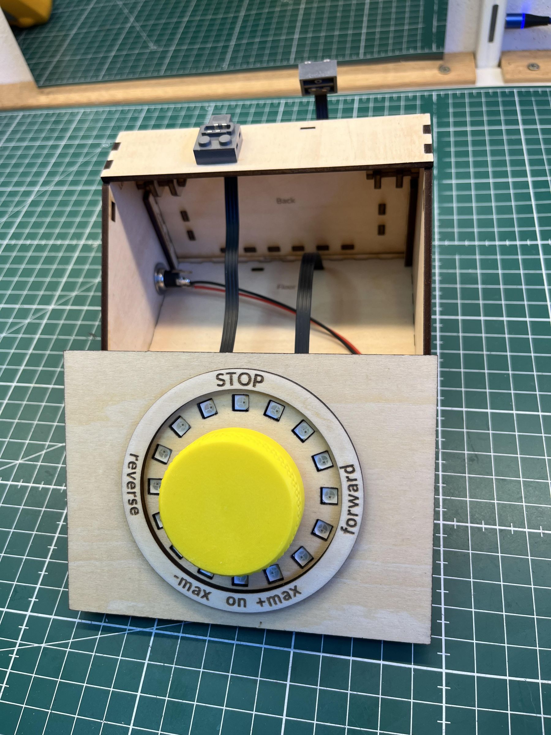 Lego Power Function (PF) Motor Speed Controller With a 16 LED Neopixel ...