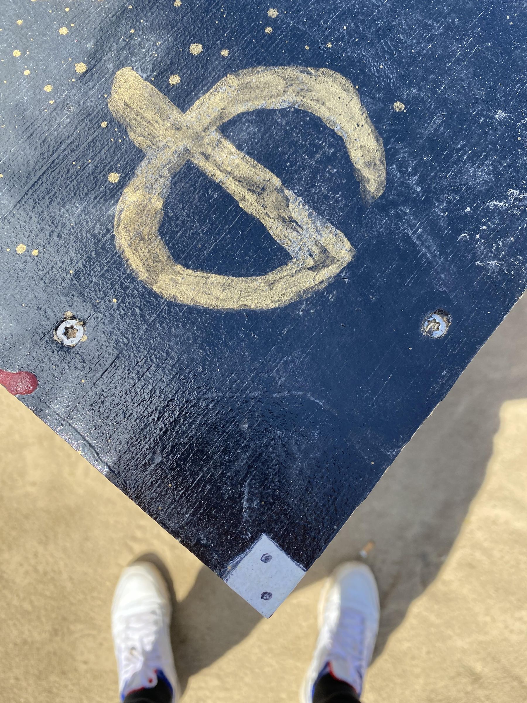 Die Table : 10 Steps - Instructables