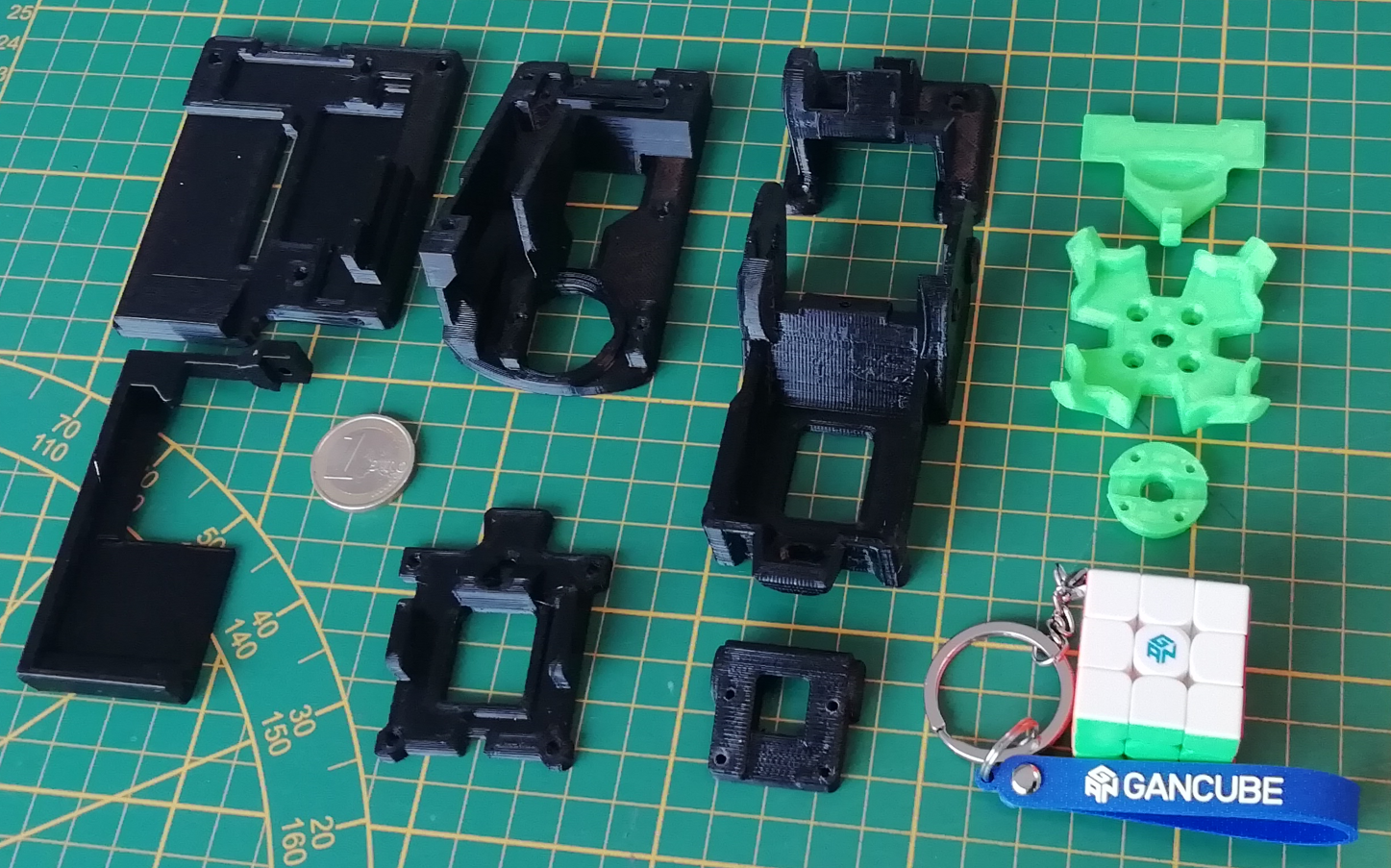 DIY the World's Smallest Rubik's Cube Solver Robot : 13 Steps (with ...