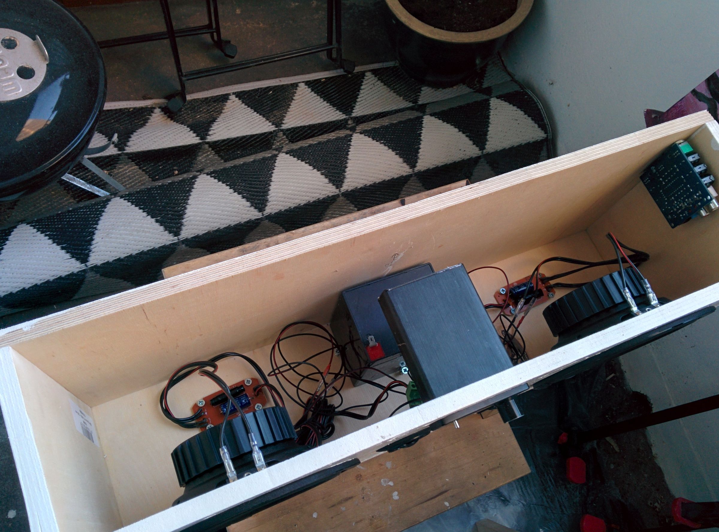 Small Boombox for Less Than 80 Dollars That Packs a Punch : 4 Steps ...