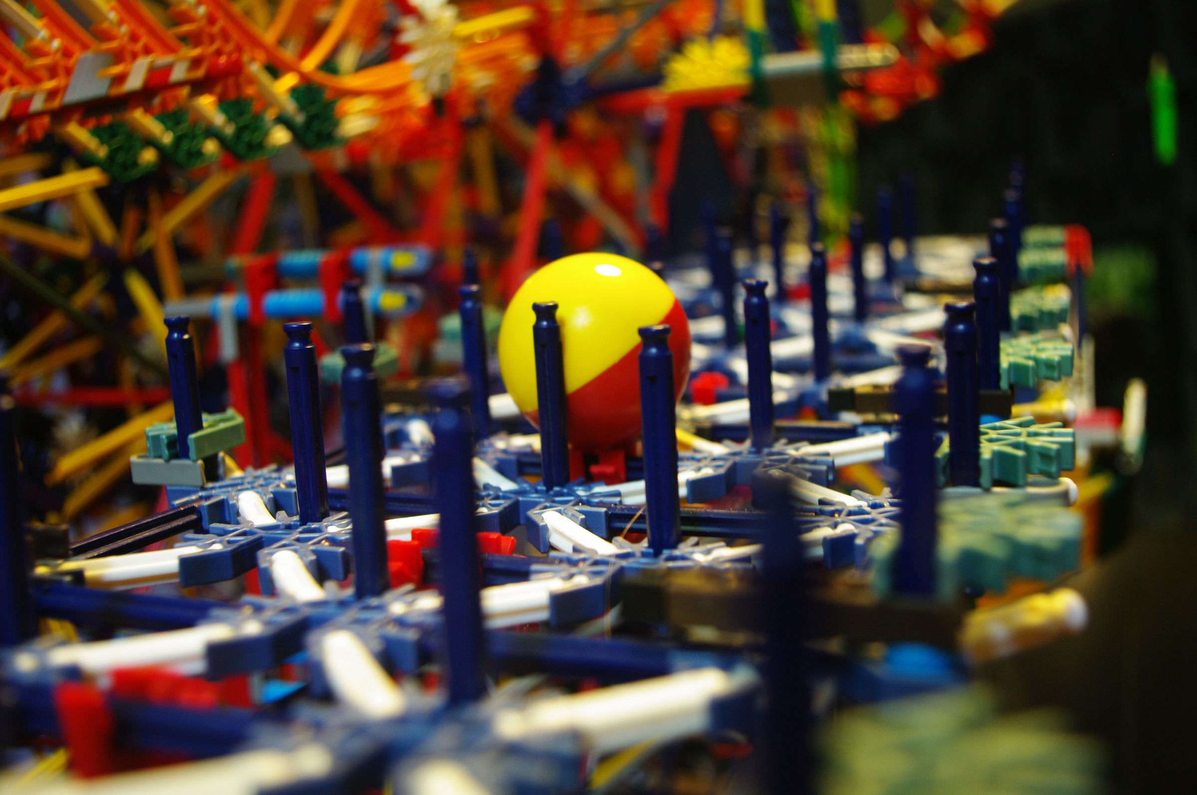 K'nex Ball Machine Illusion - Instructables