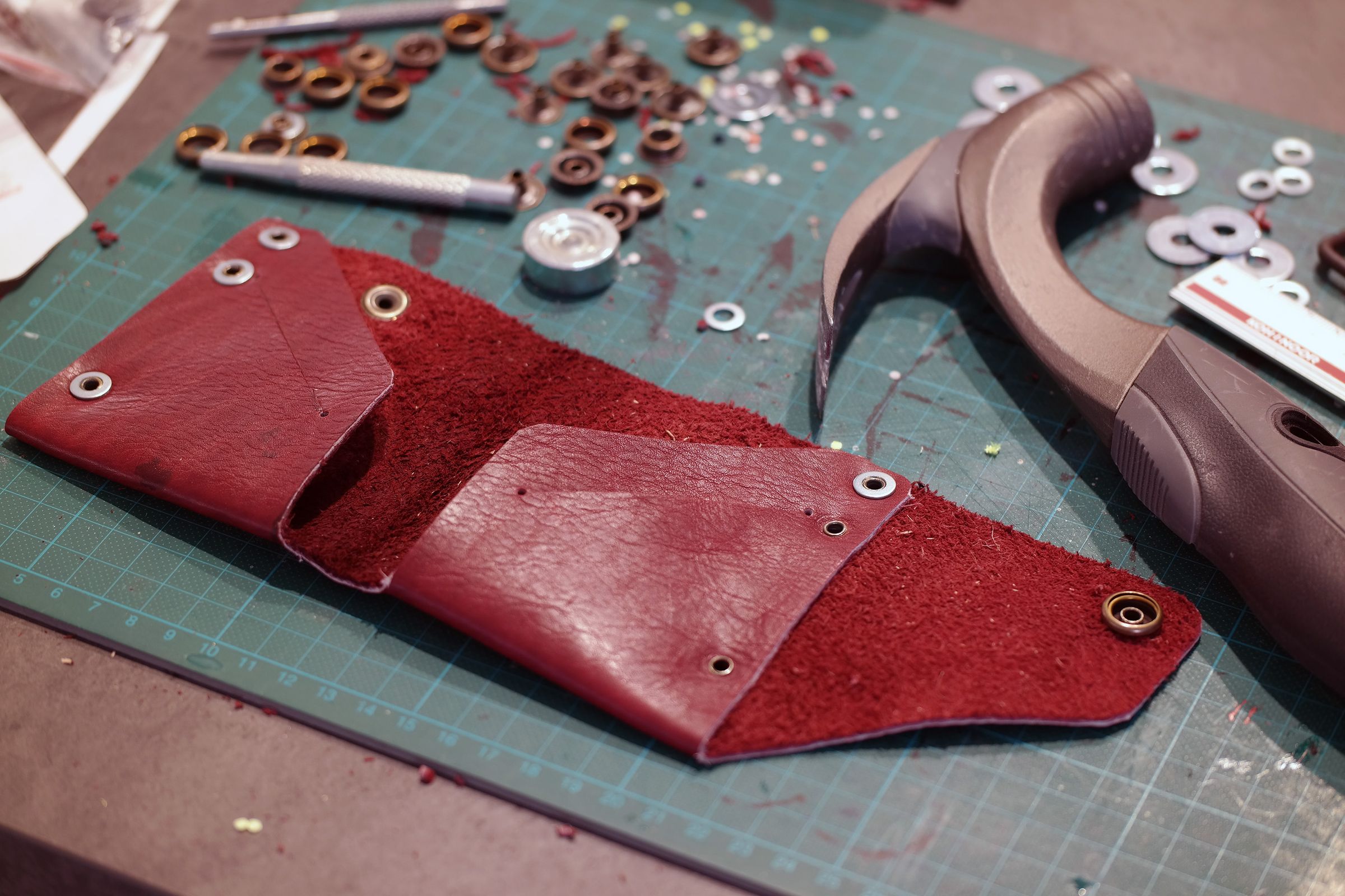 Leather Hardware: Snaps : 5 Steps - Instructables