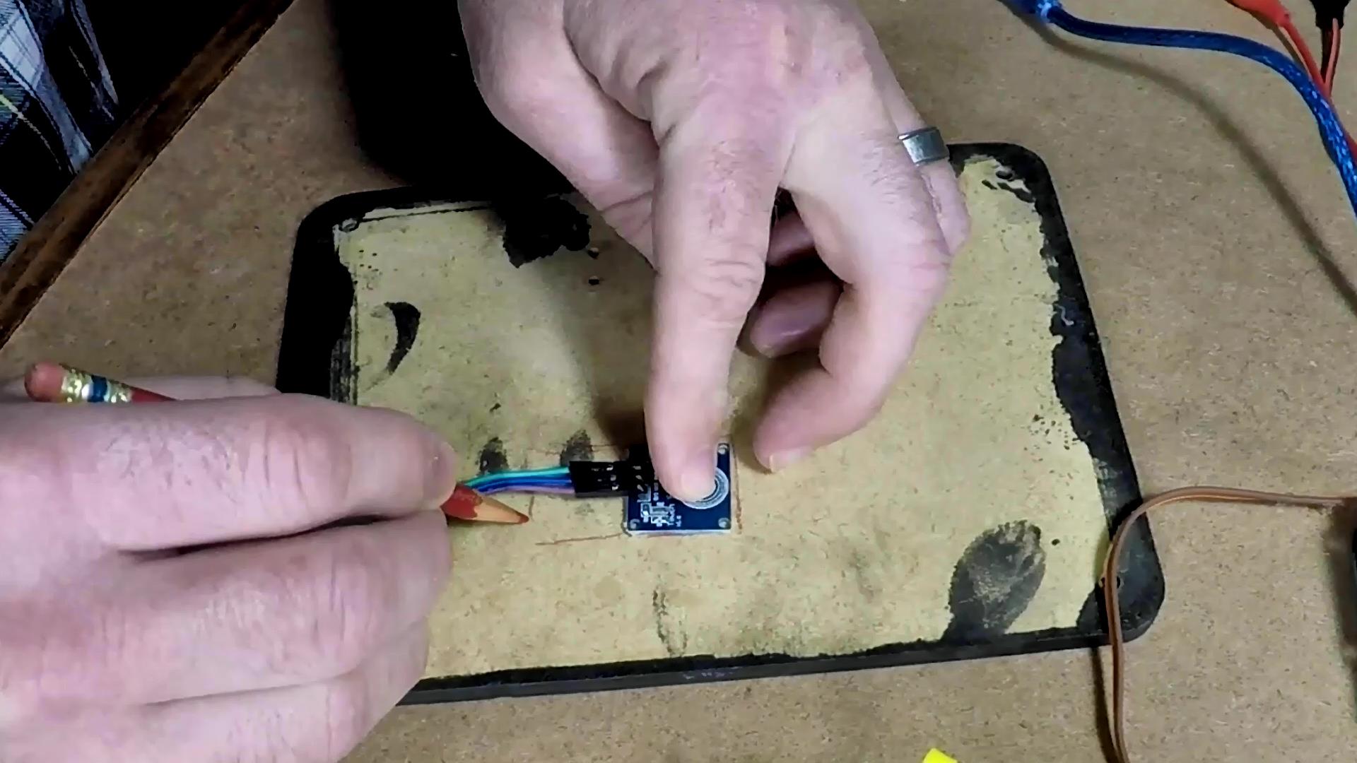 Automatic Promotional Button Dispenser : 6 Steps (with Pictures ...