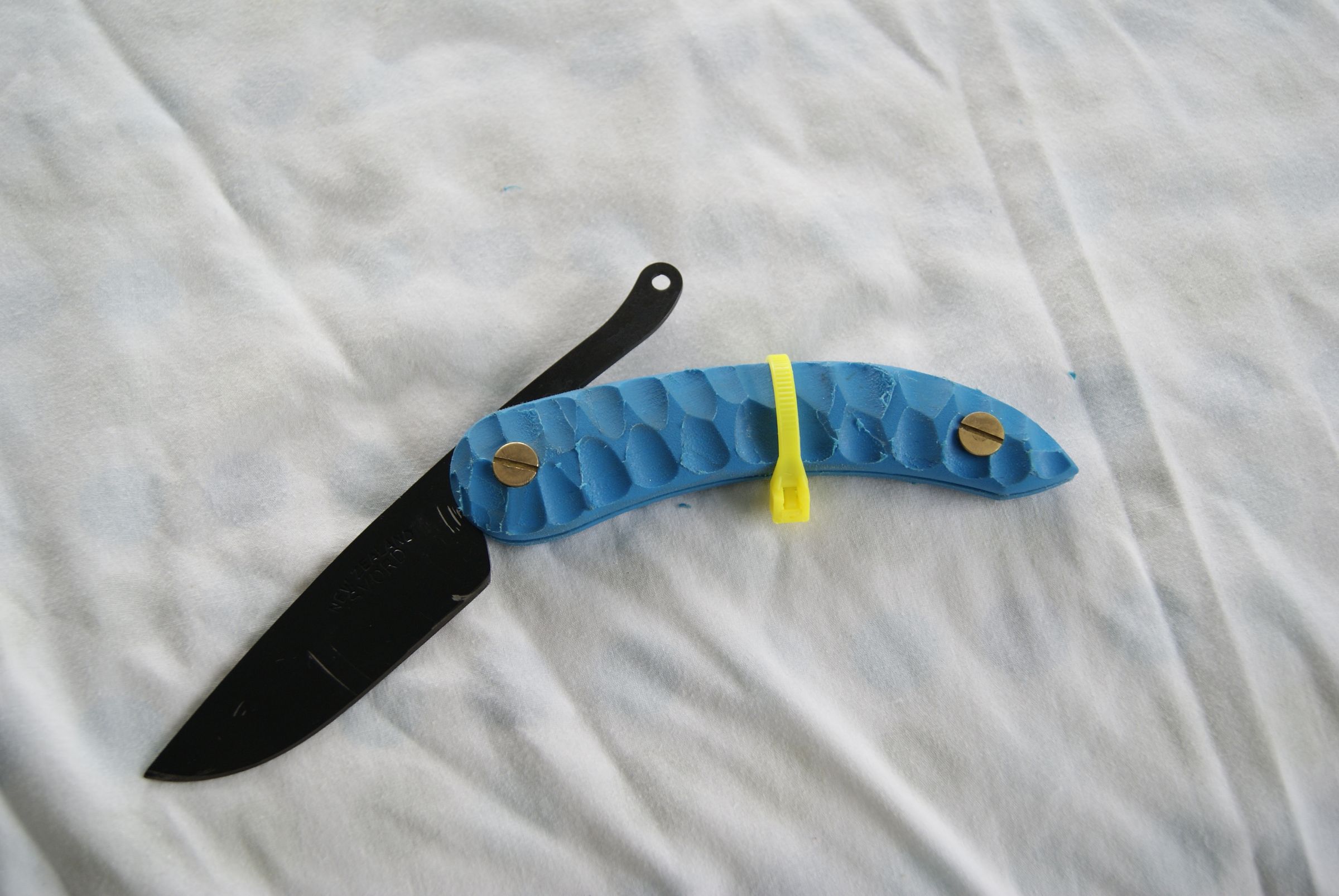 Temporary Lock for Friction Folders - Instructables