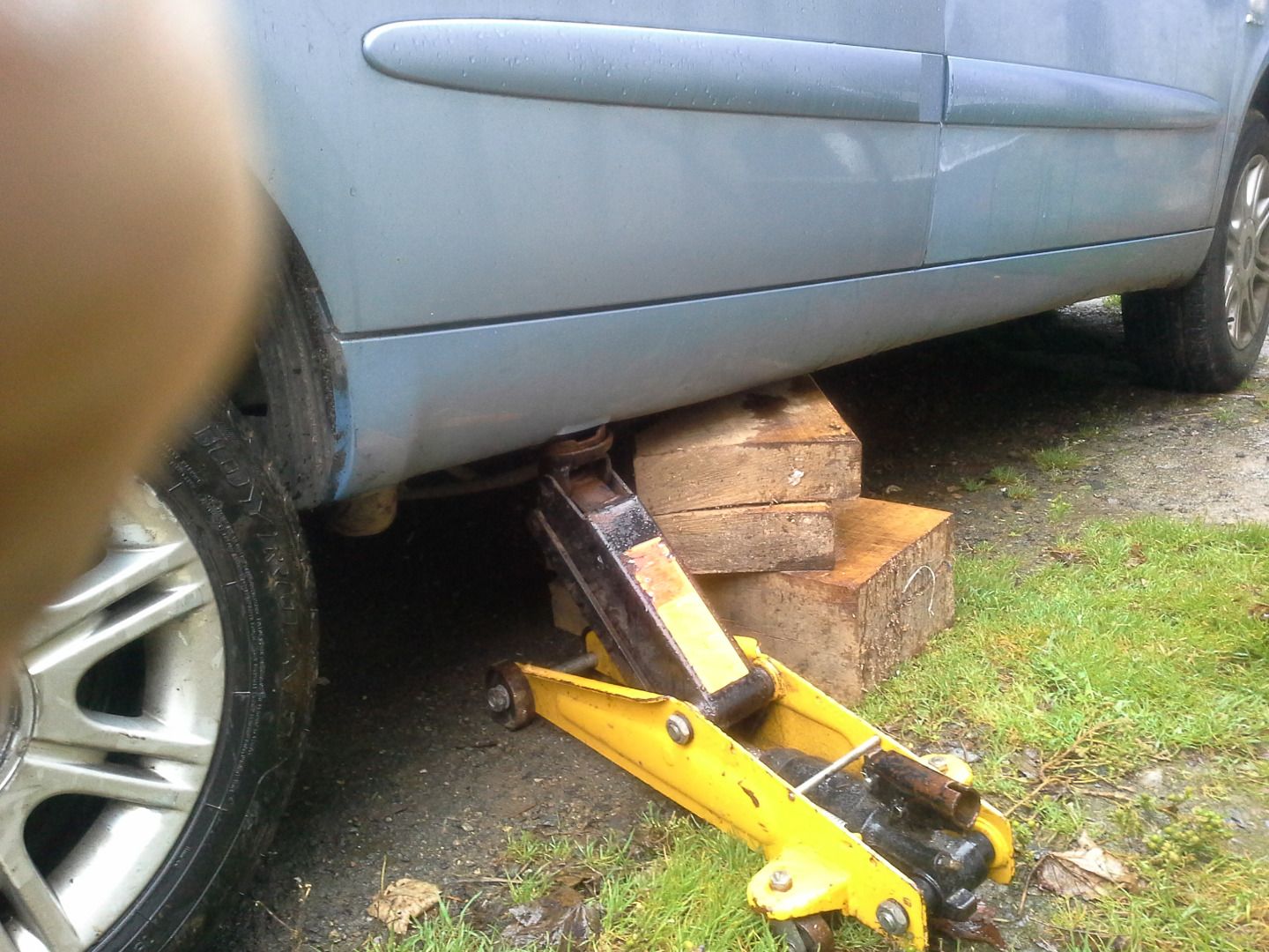 Remove a Stuck Alloy Rim Without Damage : 3 Steps - Instructables