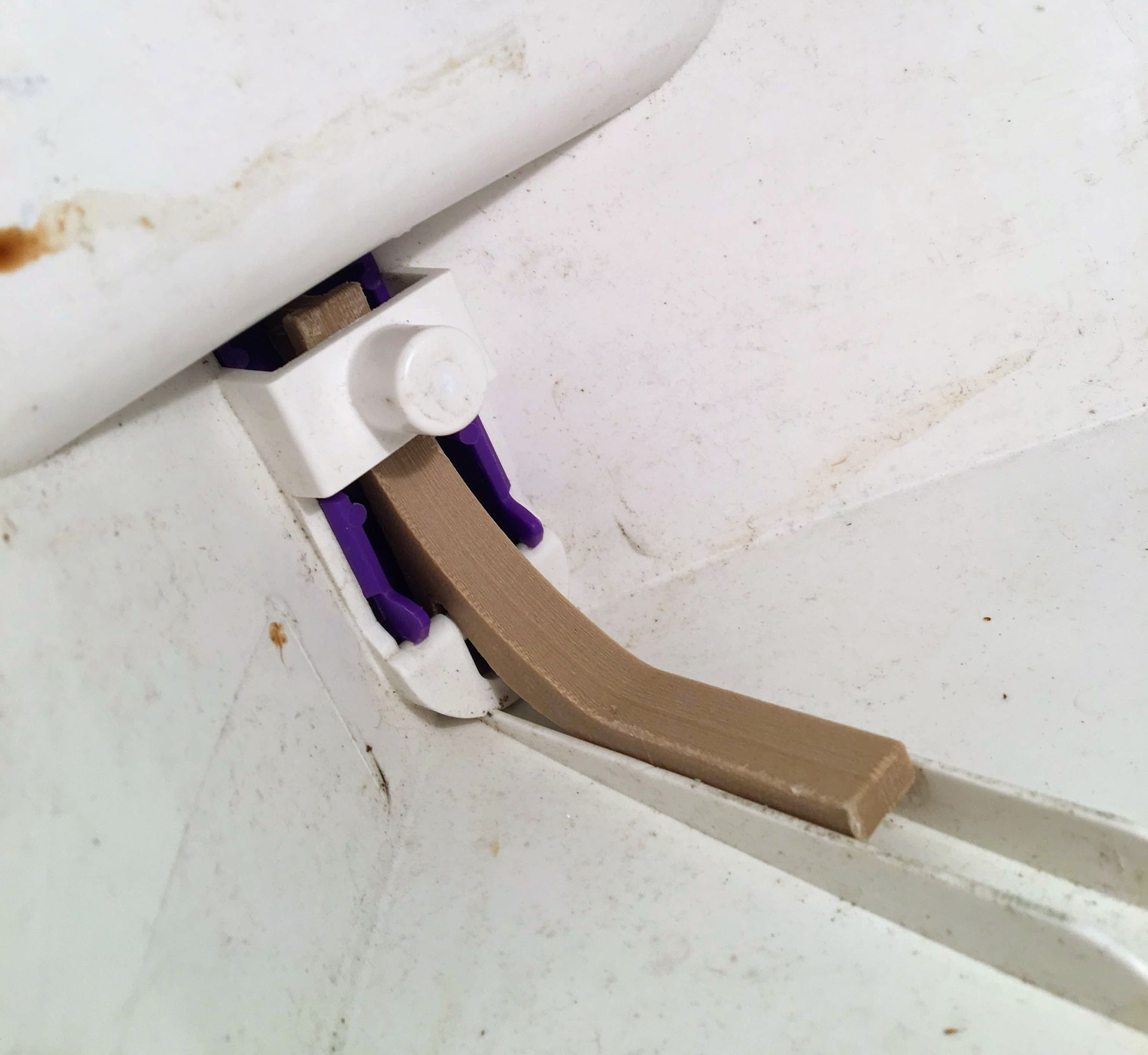 Latch Repair for Igloo Playmate Elite : 6 Steps - Instructables