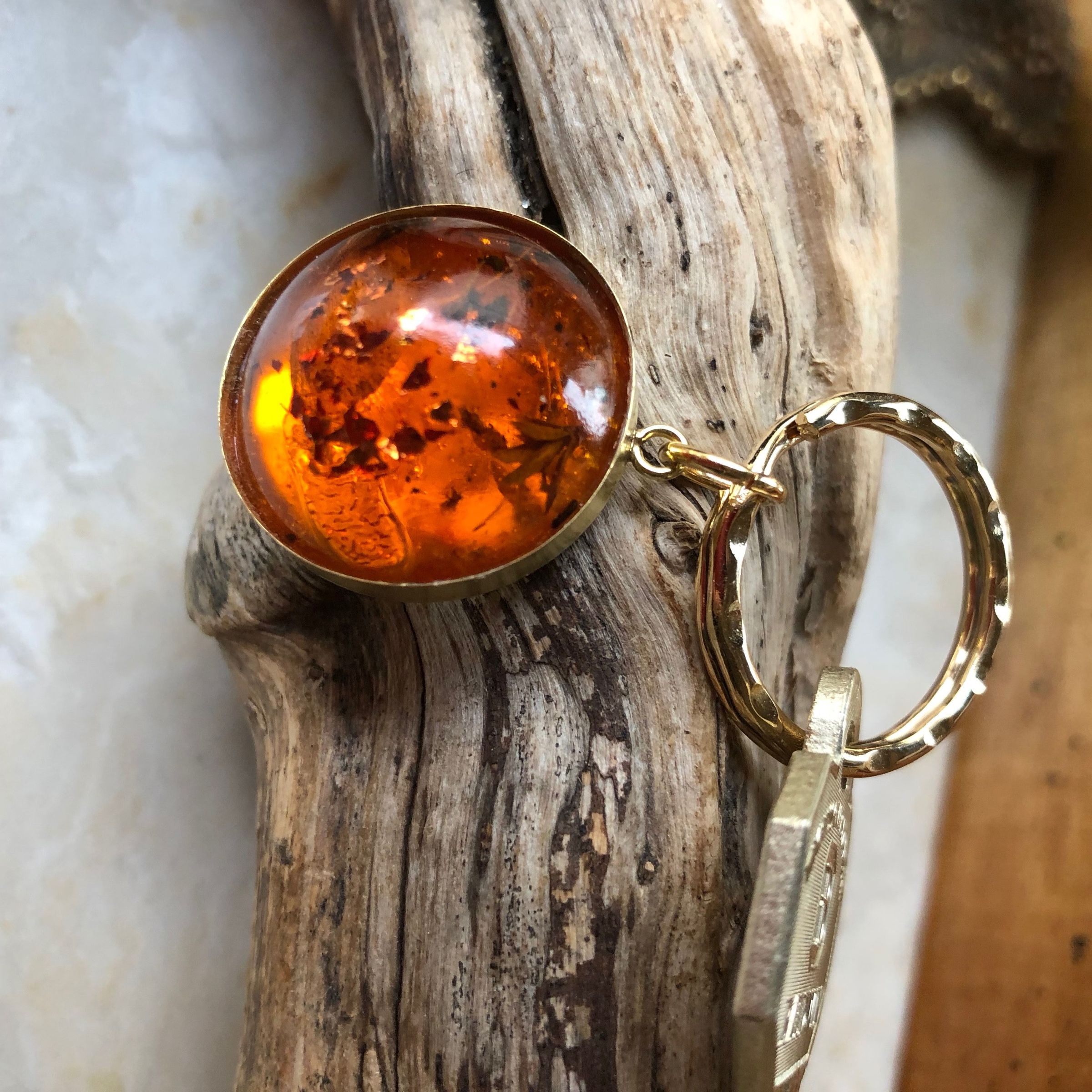 Faux Amber Resin Key Ring : 20 Steps (with Pictures) - Instructables