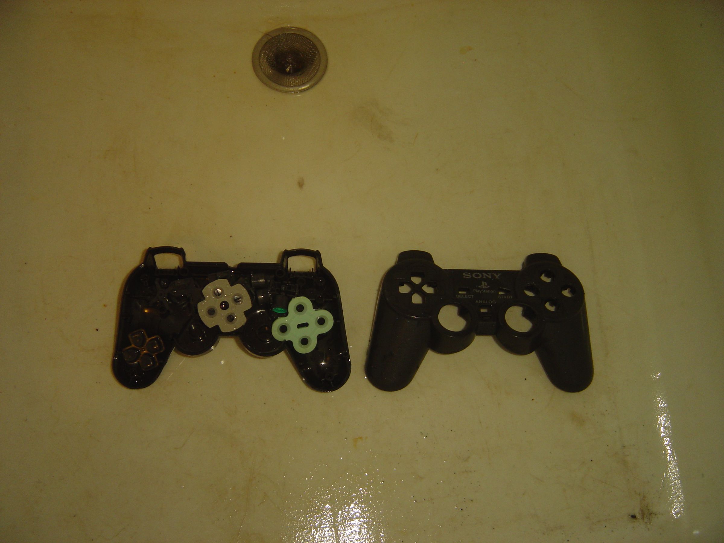 Clean Your DualShock Controller : 9 Steps - Instructables