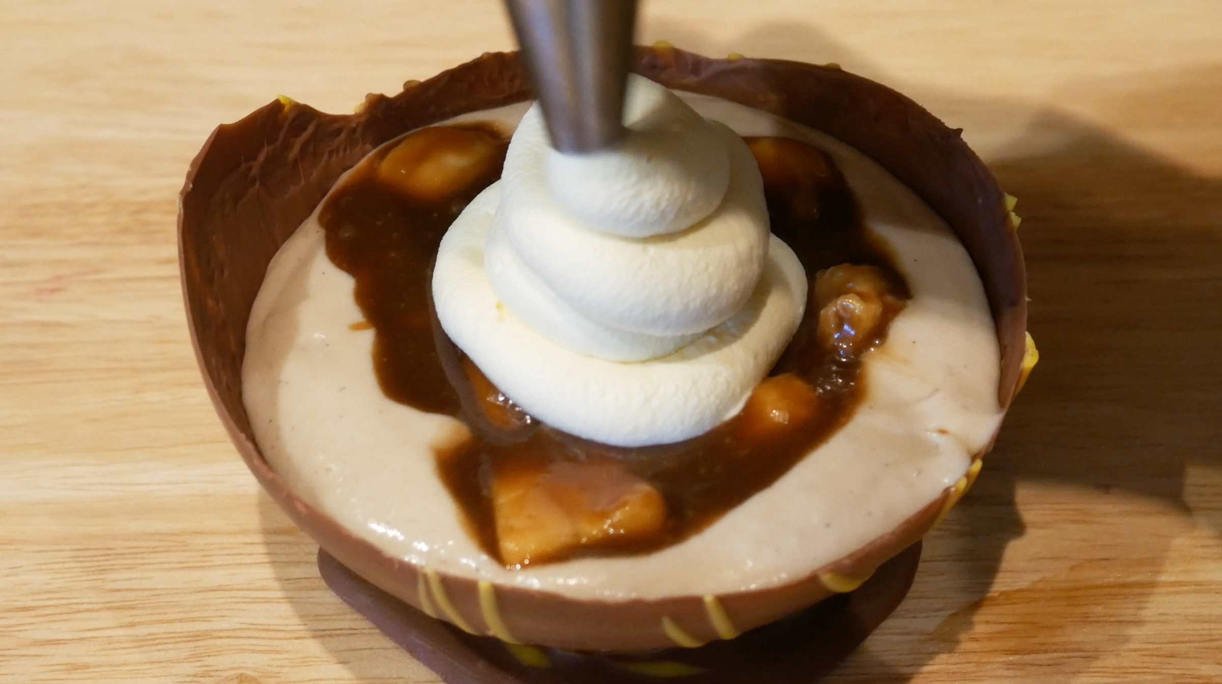 BANOFFEE BANANA SPLIT PUDDING IN CHOCOLATE BALLOON BOWLS : 5 Steps ...