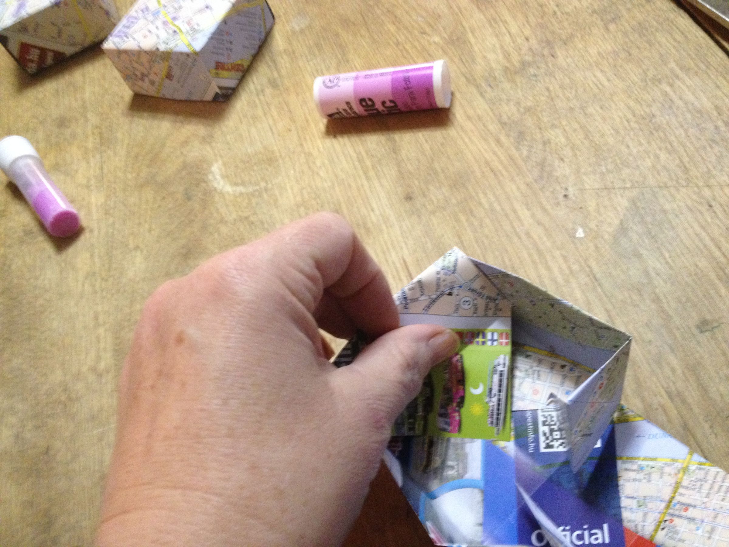 Candy Box Made of Souvenir Maps : 6 Steps (with Pictures) - Instructables