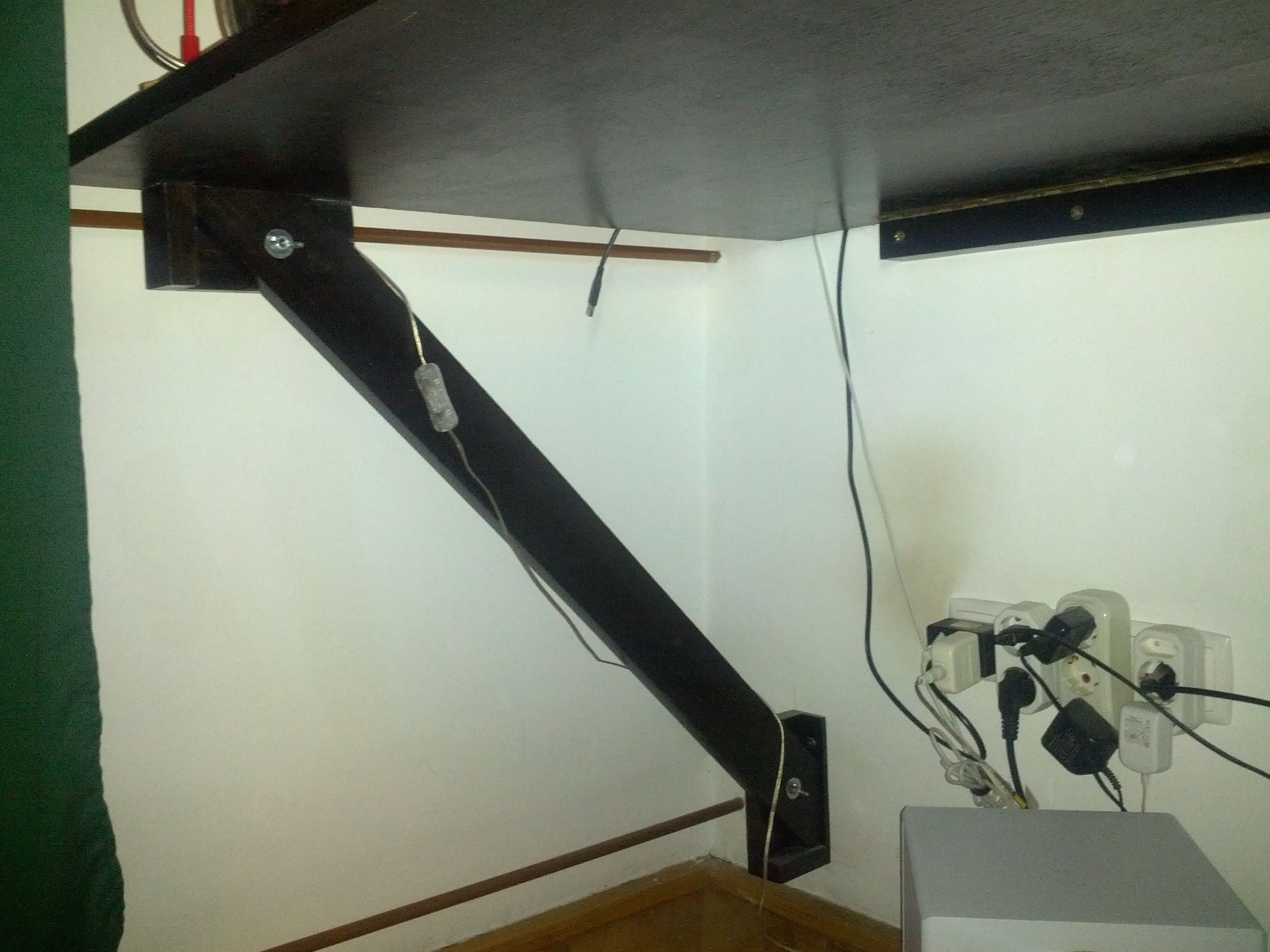 DIY PORTABLE WORK STATION : 13 Steps (with Pictures) - Instructables