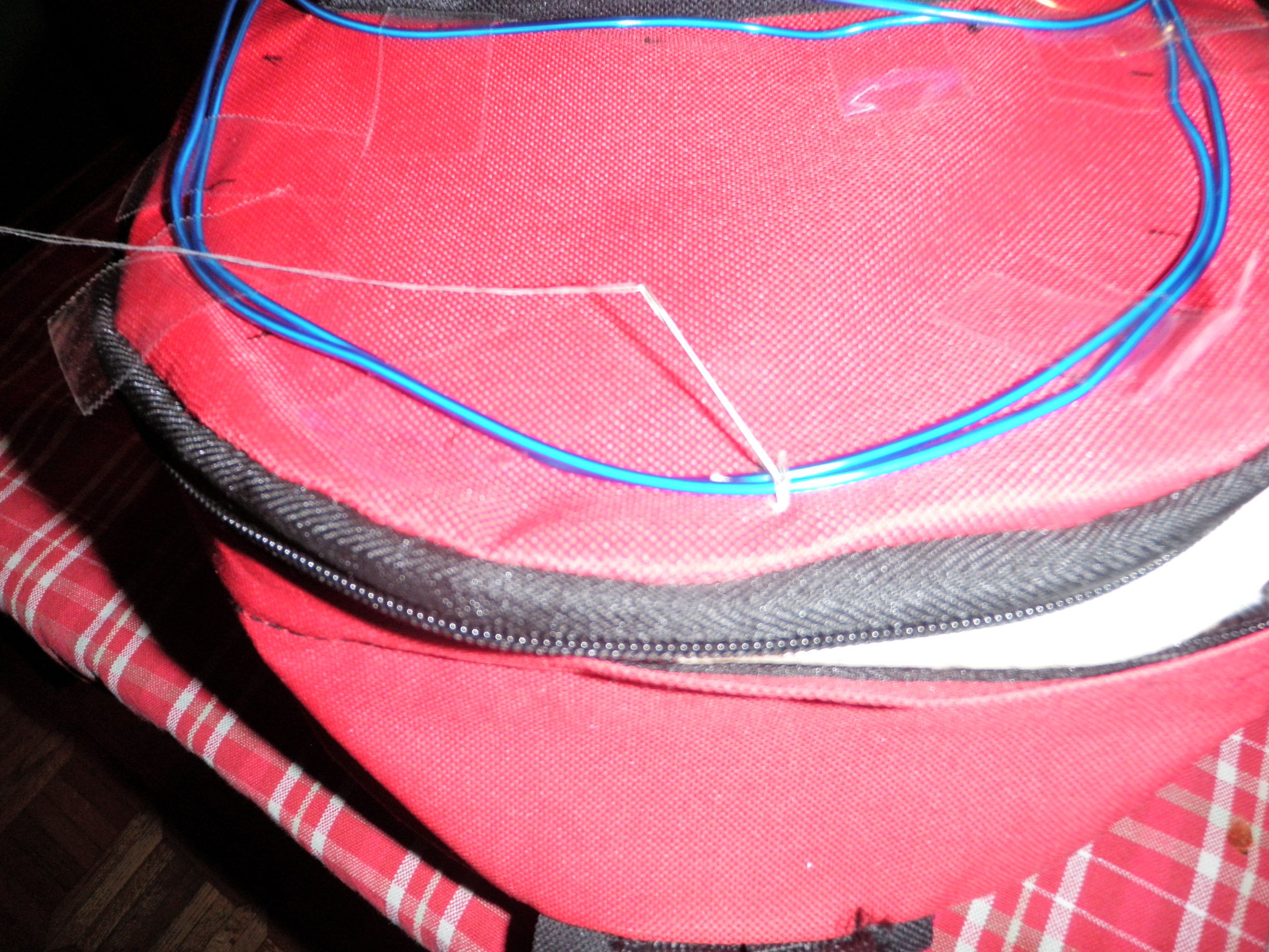 HOW TO MAKE AN EL WIRE BACKPACK : 5 Steps - Instructables