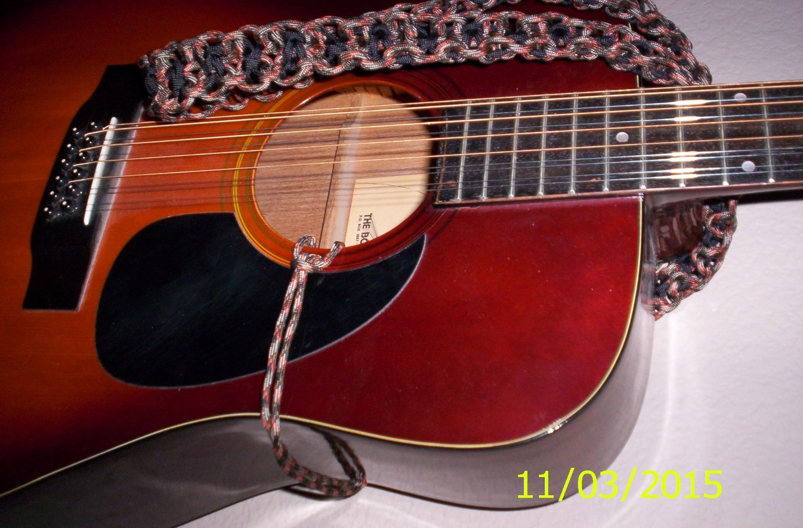 Paracord Acoustic Guitar Strap : 8 Steps - Instructables