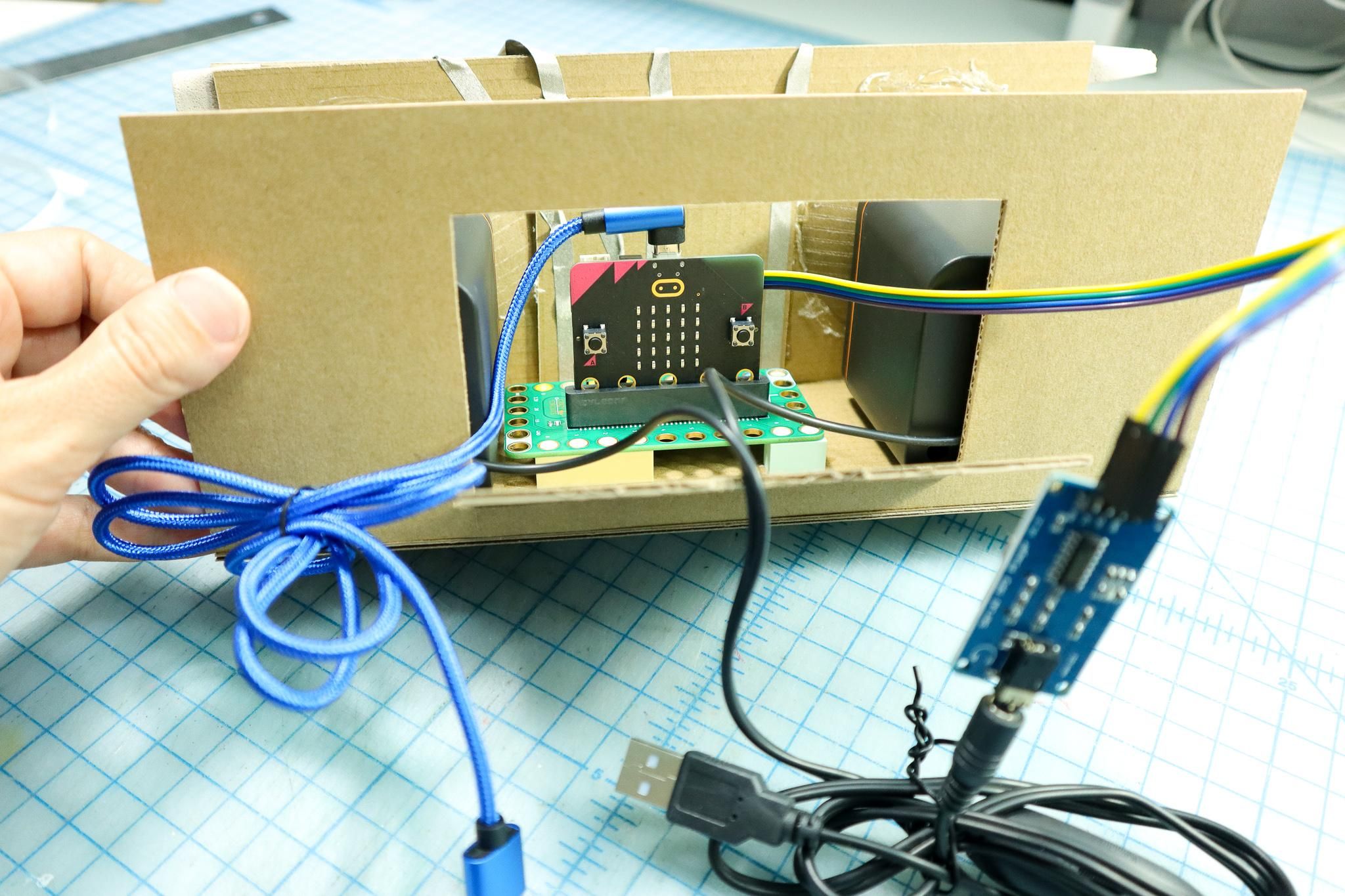 MP3 Playing 90's BoomBox : 18 Steps (with Pictures) - Instructables