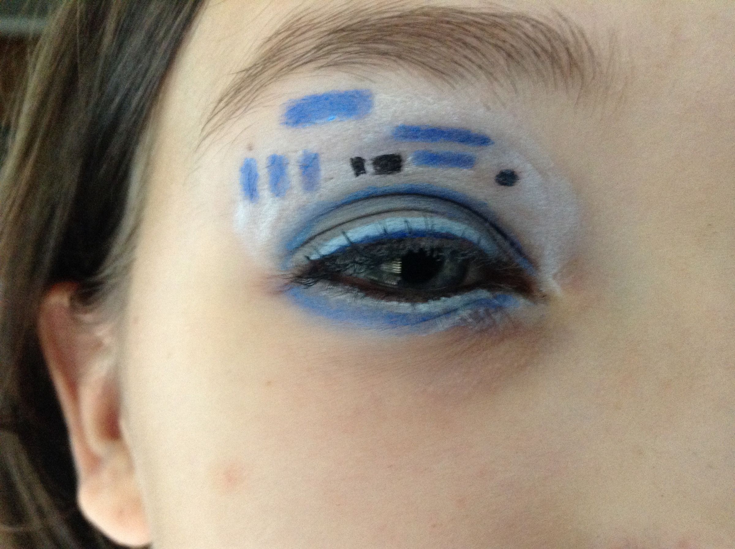 R2D2 Makeup Look : 7 Steps (with Pictures) - Instructables