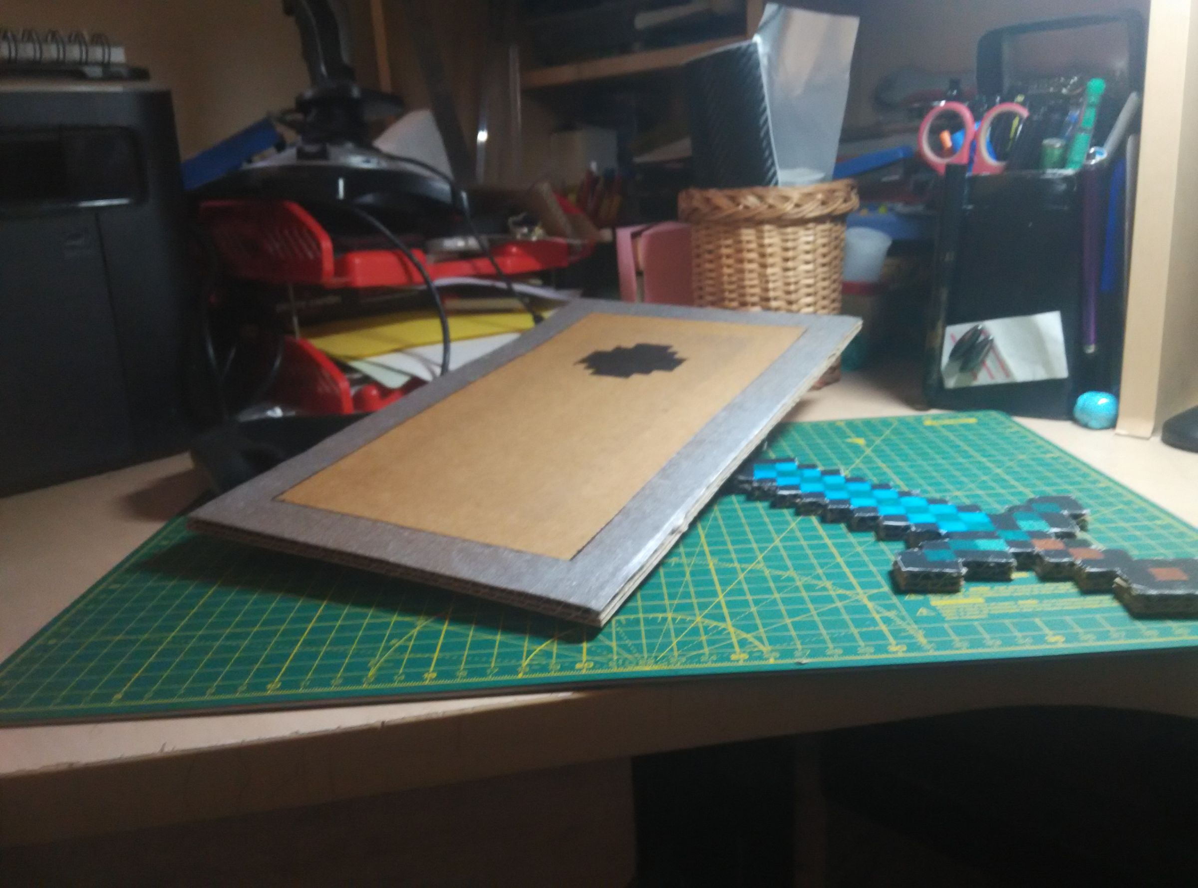 [DIY] Minecraft Shield and Sword : 11 Steps - Instructables