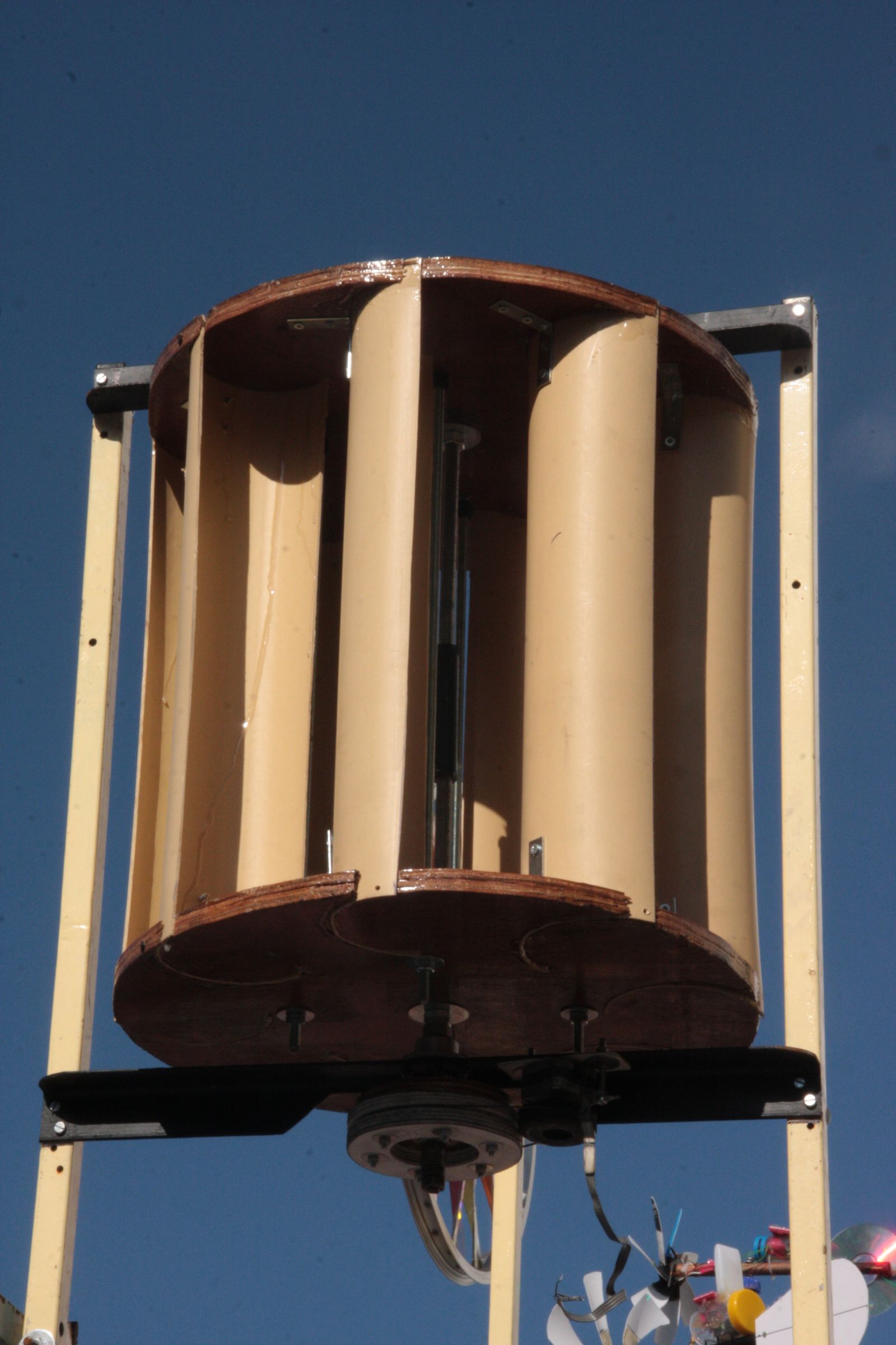 Building a Vertical Axis Wind Turbine ( VAWT ) : 11 Steps (with ...