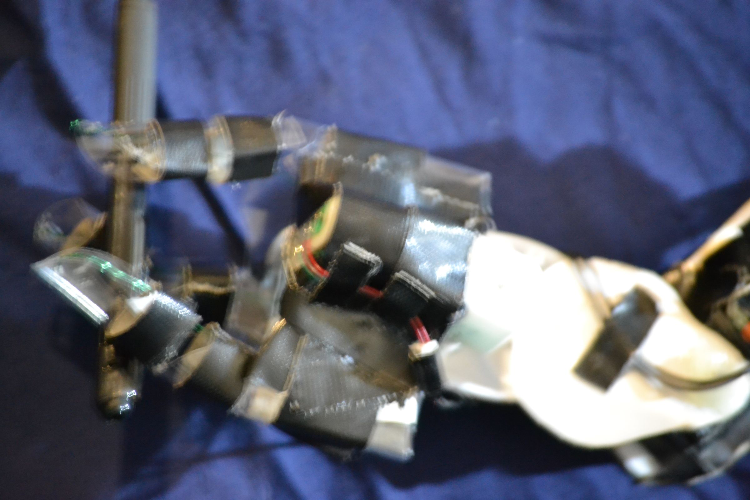 Three Fingered Arduino Robotic Arm - Instructables