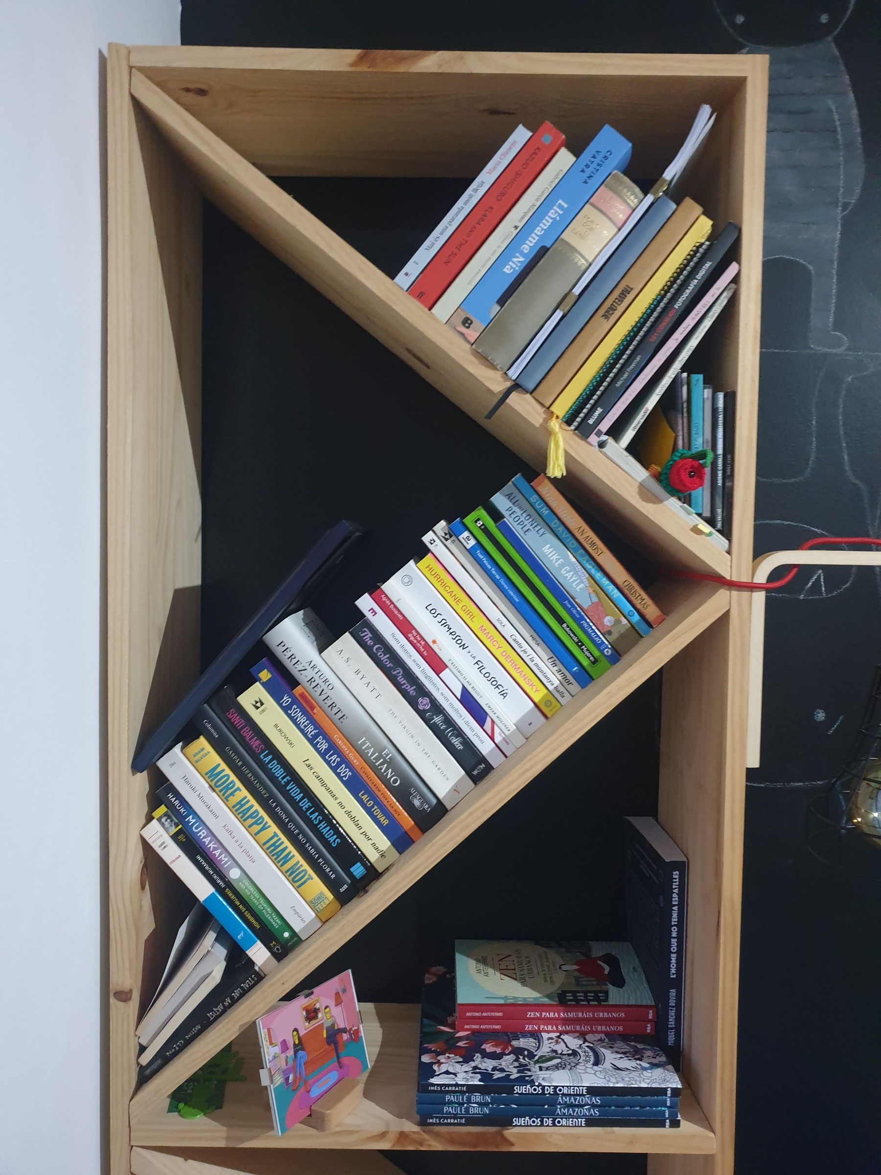 Diagonal Wood Bookshelf : 5 Steps - Instructables