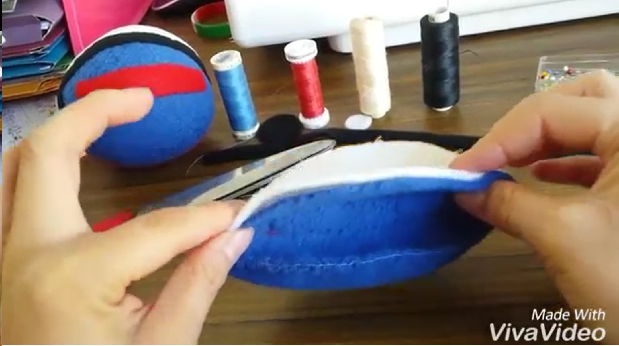 Great Pokeball : 10 Steps (with Pictures) - Instructables