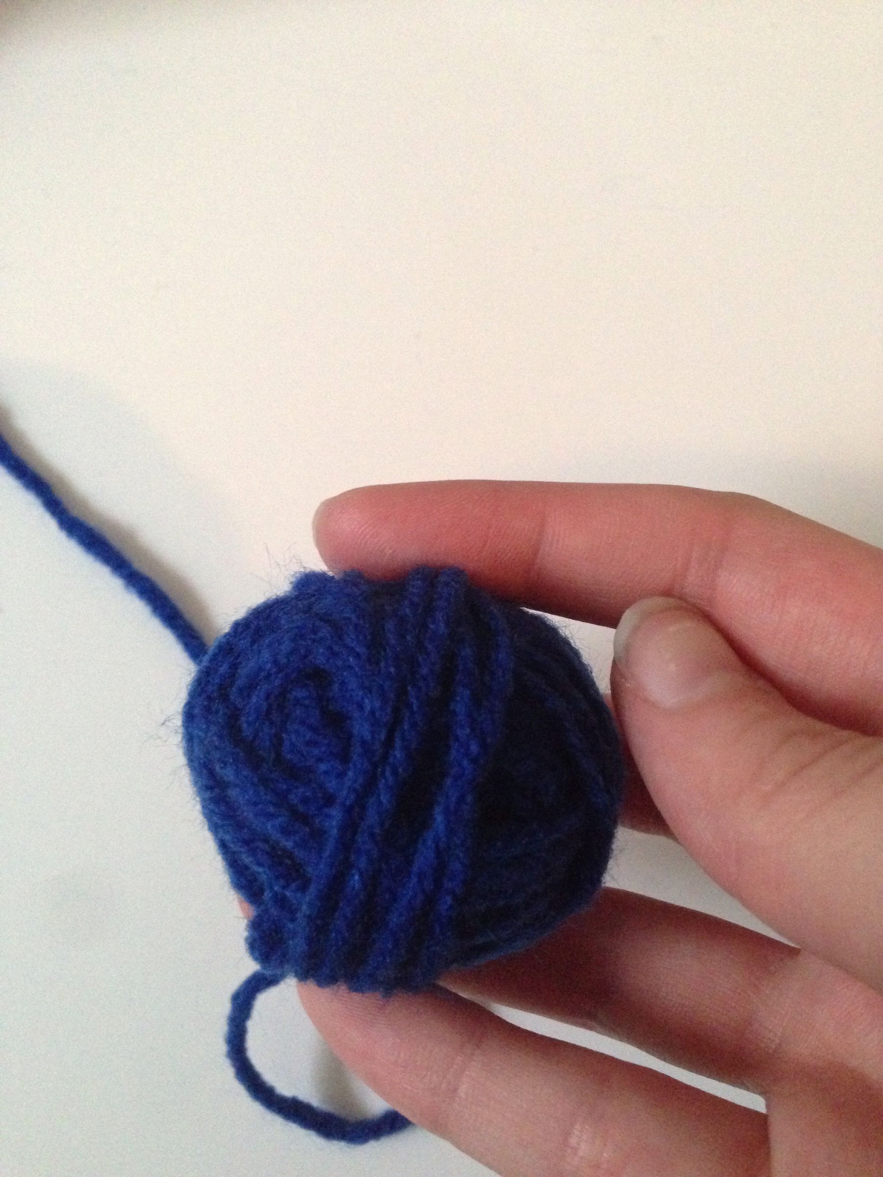 How to Make a Simple and Fast Yarn Ball : 4 Steps (with Pictures ...