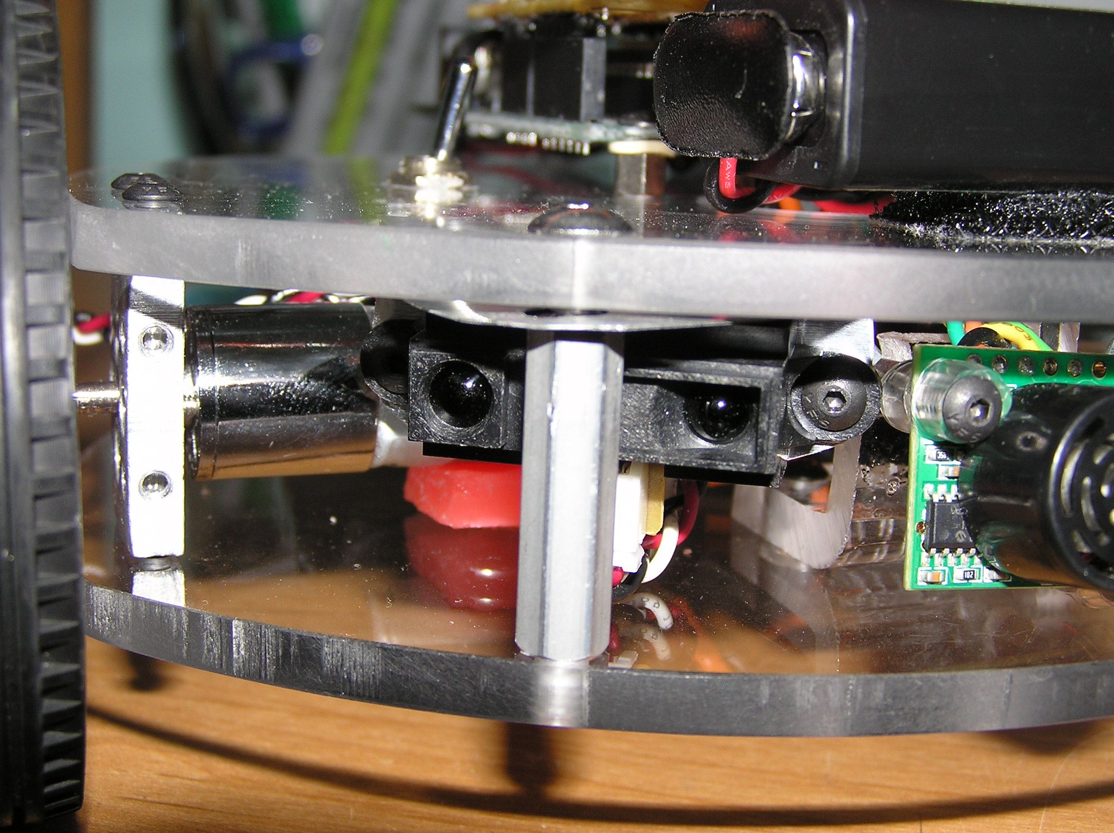Make a Wall Avoiding Robot! : 6 Steps (with Pictures) - Instructables