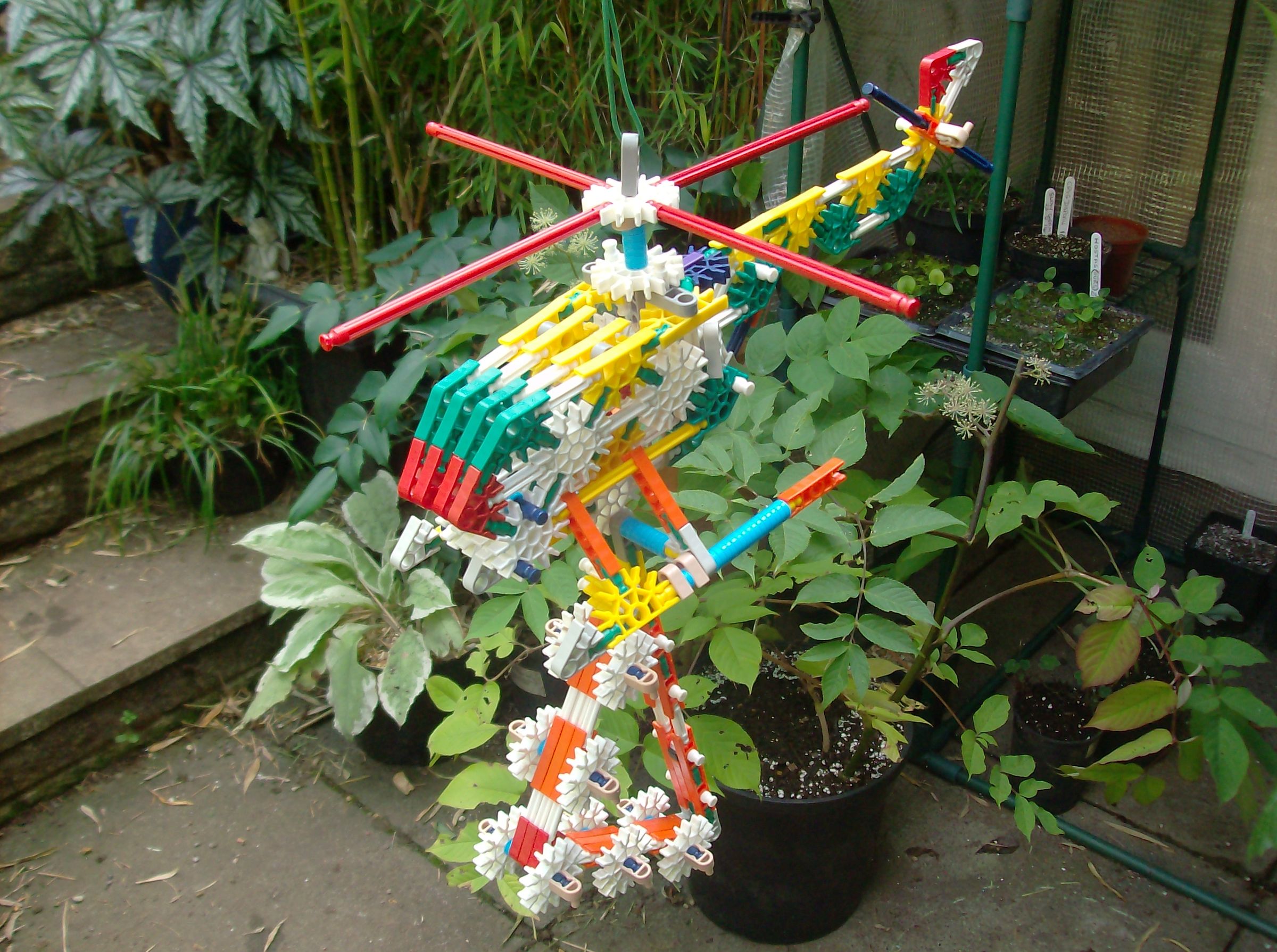 K'nex - James Bond - Helicopter With Saws Instructions : 4 Steps ...
