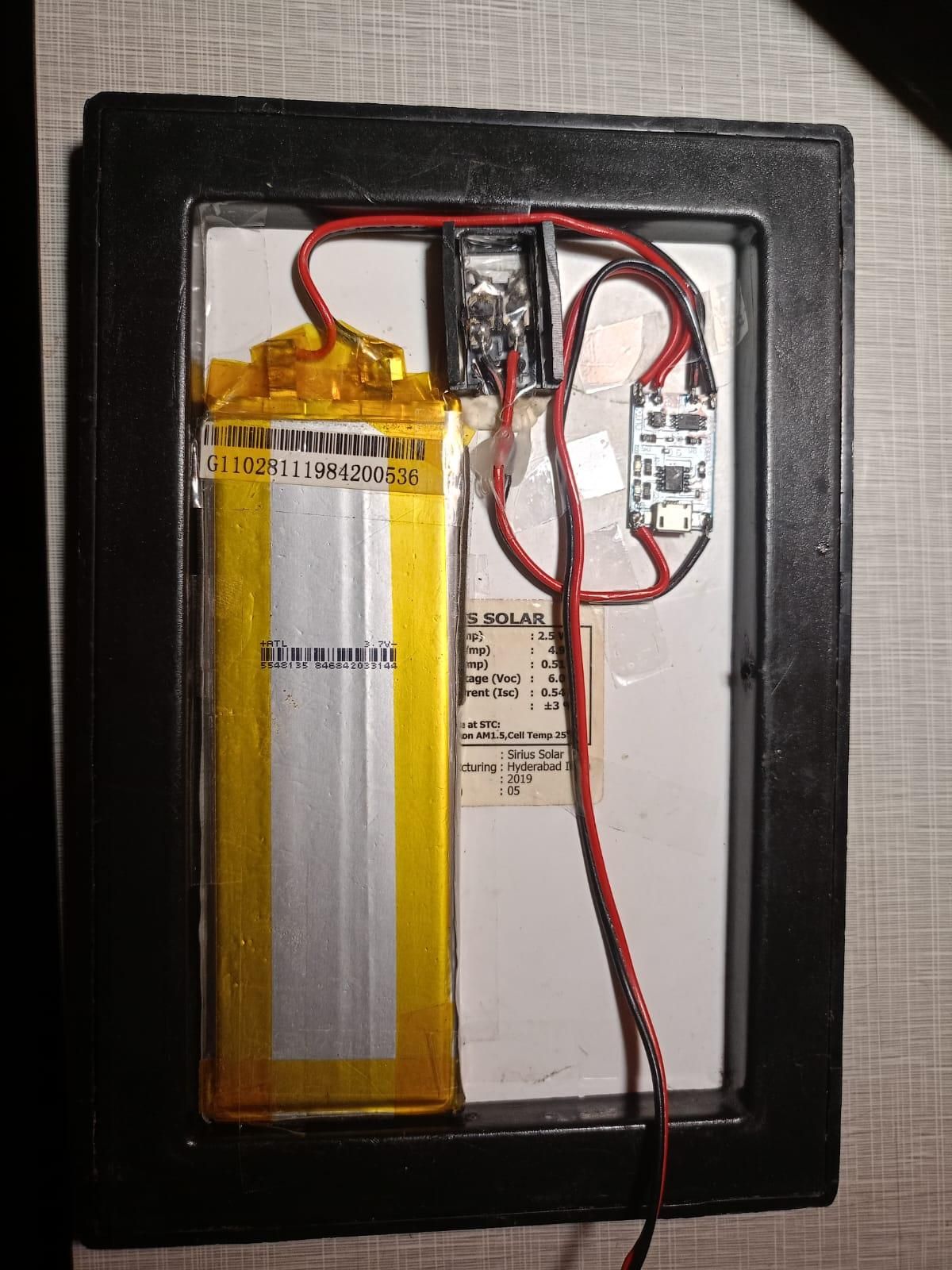 🔋DIY Solar-Powered Emergency Battery Pack With Built-in Protection : 4 Steps - Instructables