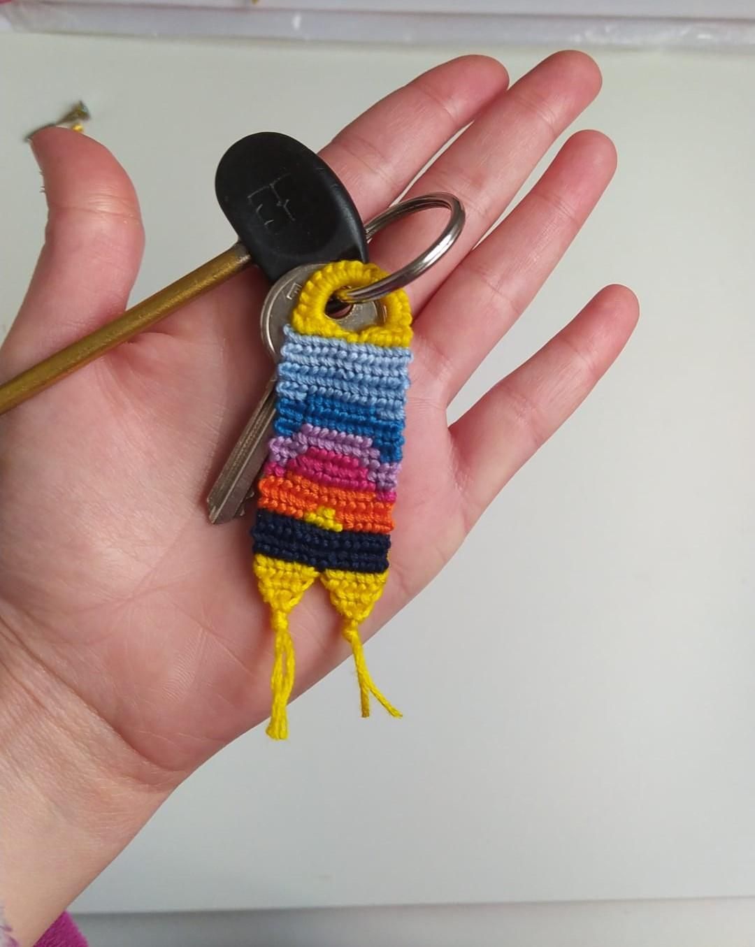 Keychain Macrame Sunset : 15 Steps (with Pictures) - Instructables