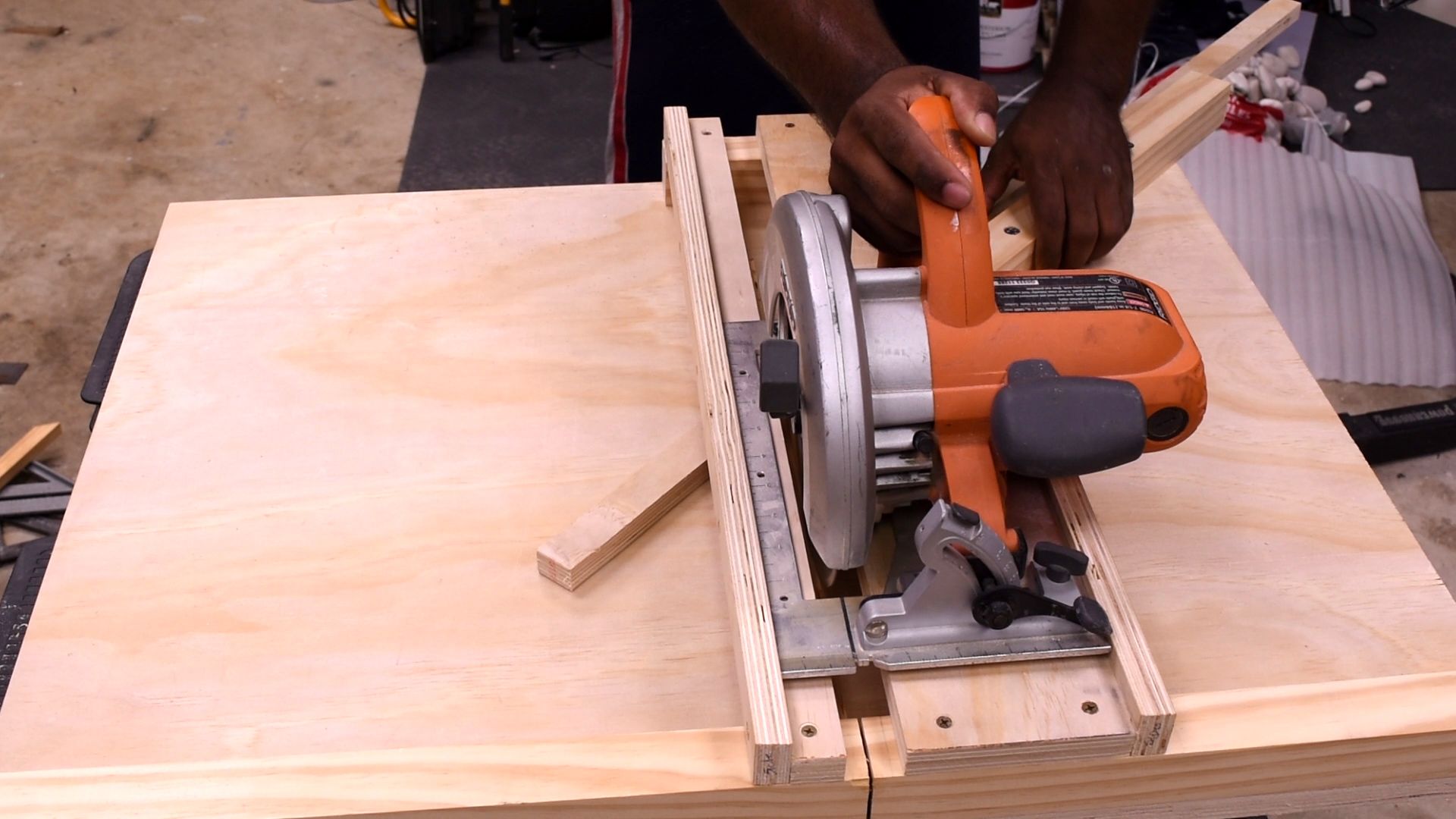MAX CUT 2 Circular Saw Crosscut & Miter Jig : 11 Steps (with Pictures ...