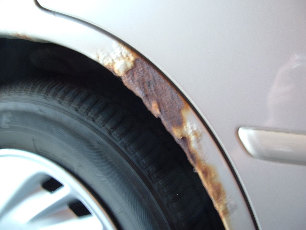 How to Fix Rust Around Your Wheel Wells : 8 Steps (with Pictures ...