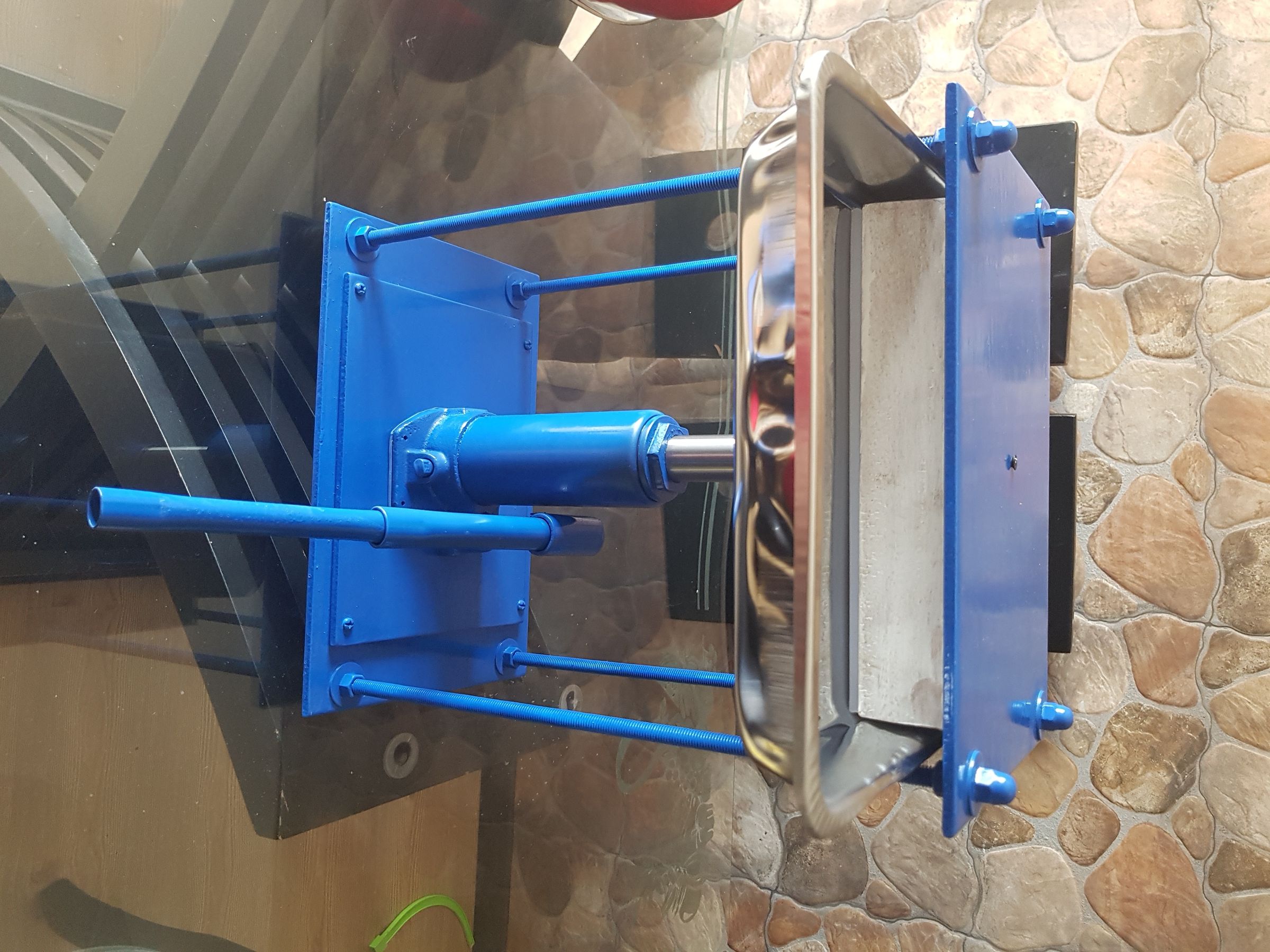 Make a 40$ Cold Juice Press! : 12 Steps (with Pictures) - Instructables