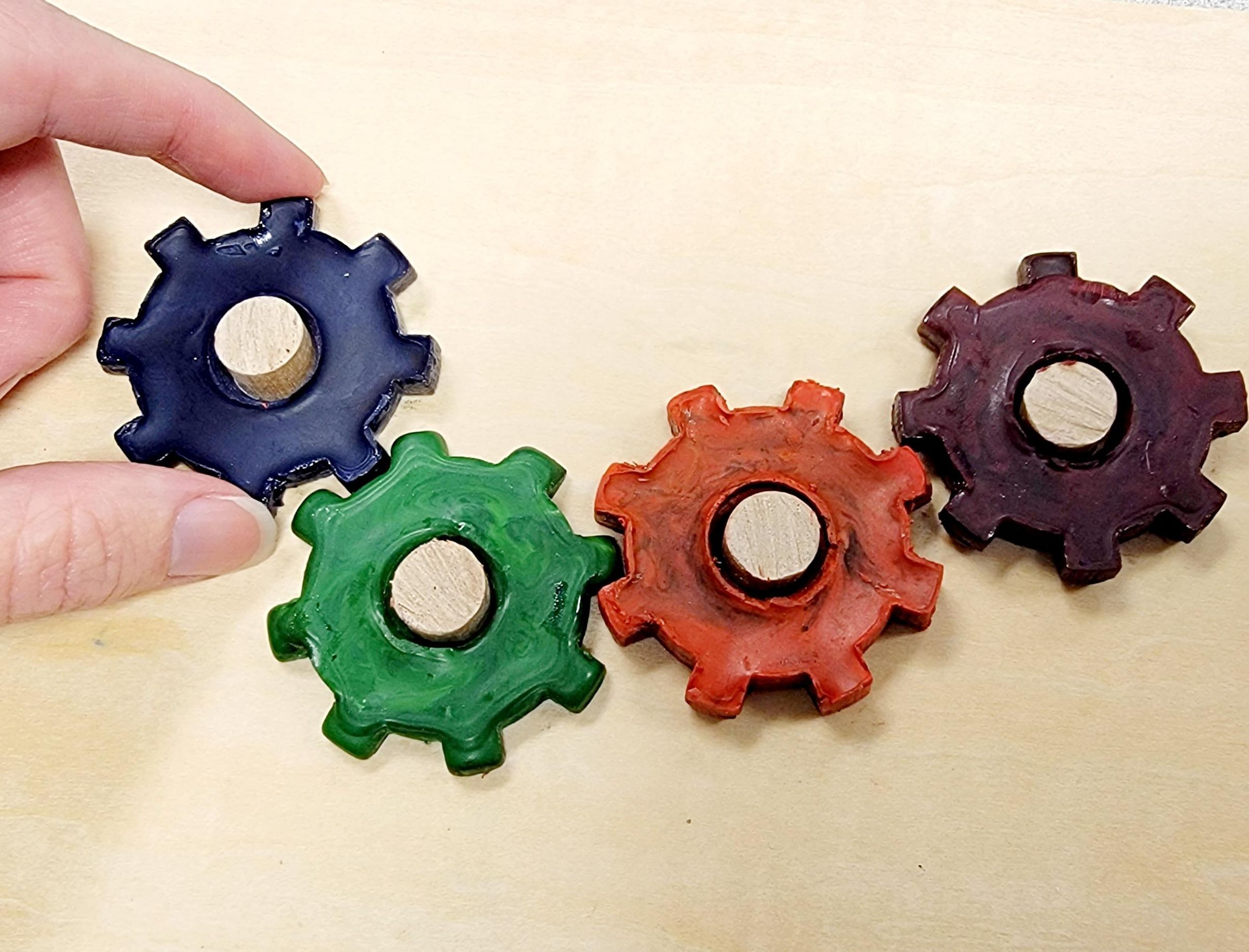 Crayon Gear System : 7 Steps (with Pictures) - Instructables