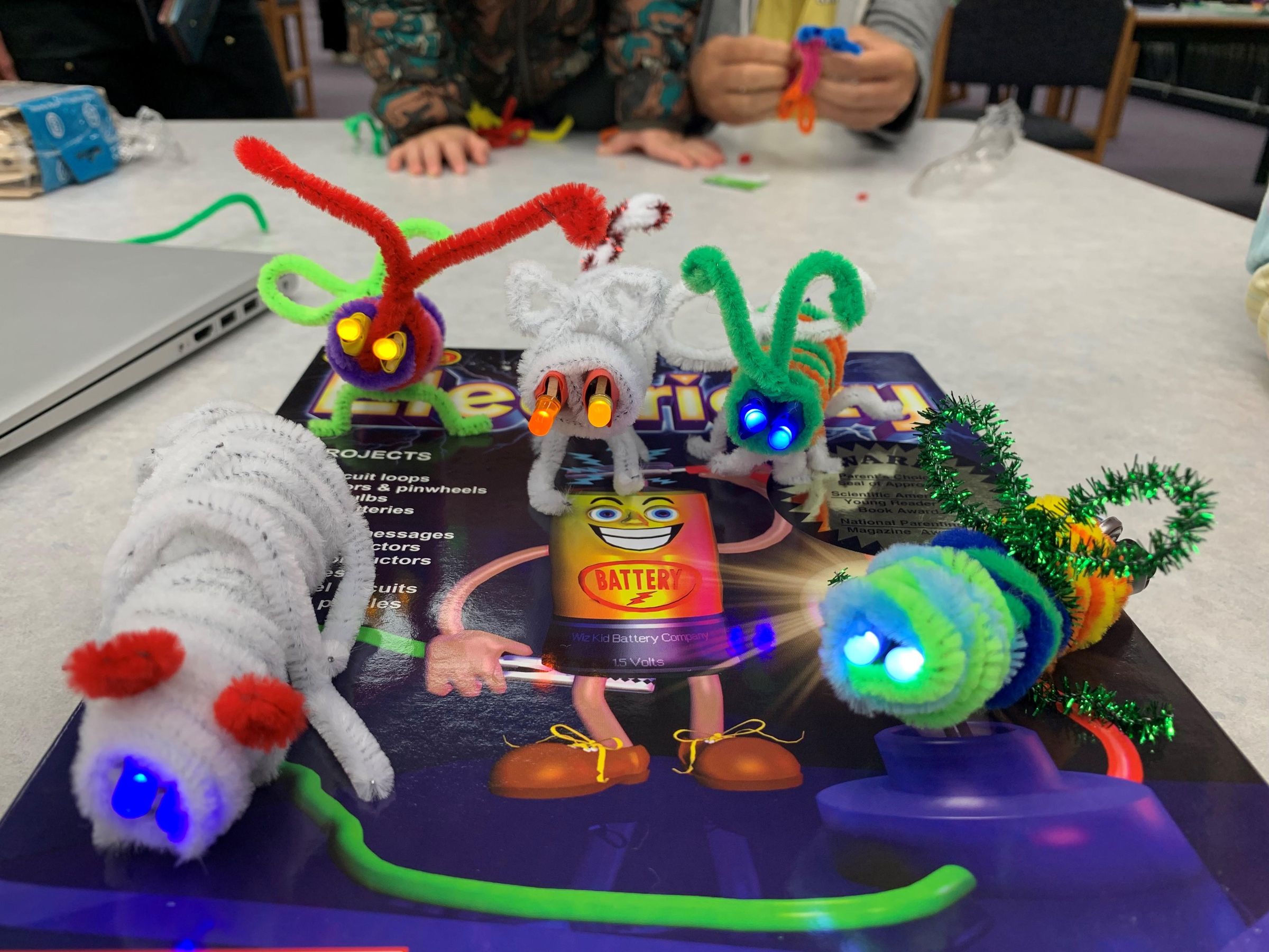 Parallel Circuit Using Circuit Bug : 13 Steps (with Pictures ...