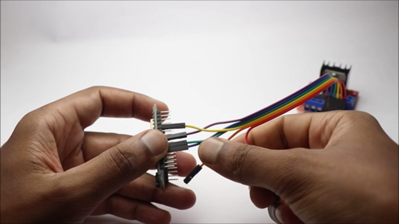 Make Very Easy Robot Car That Is Smartphone Controlled : 7 Steps (with ...
