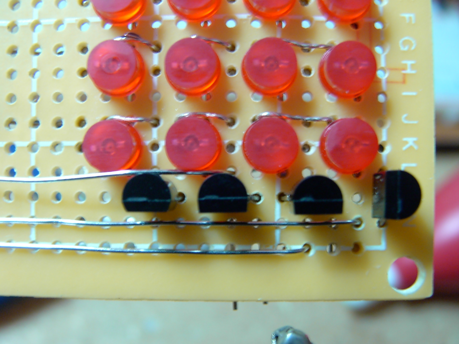 Single Chip, 2 Wire 4x4 LED Matrix - Instructables