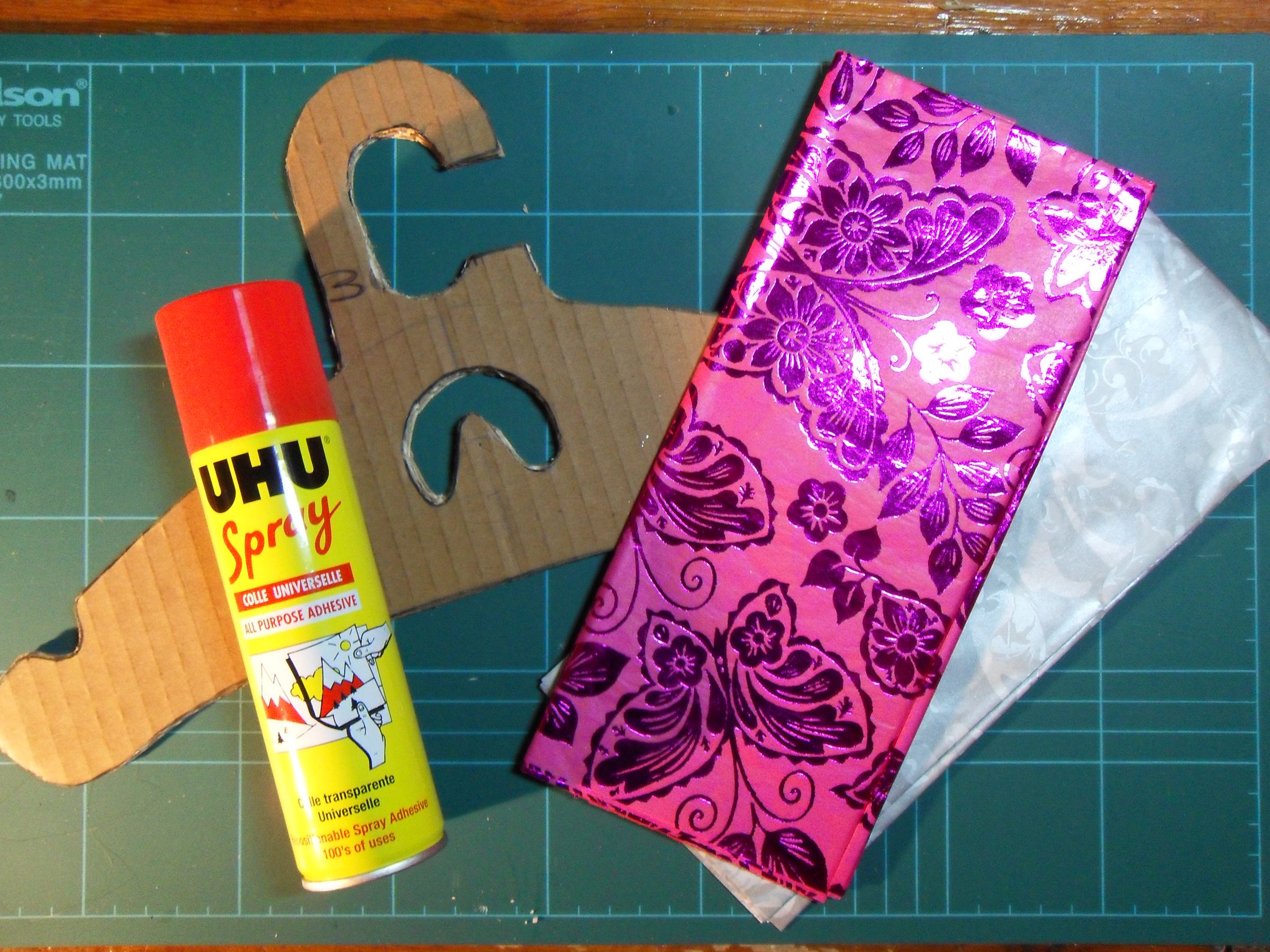 Stylish Cardboard Clothes Hangers : 5 Steps (with Pictures) - Instructables