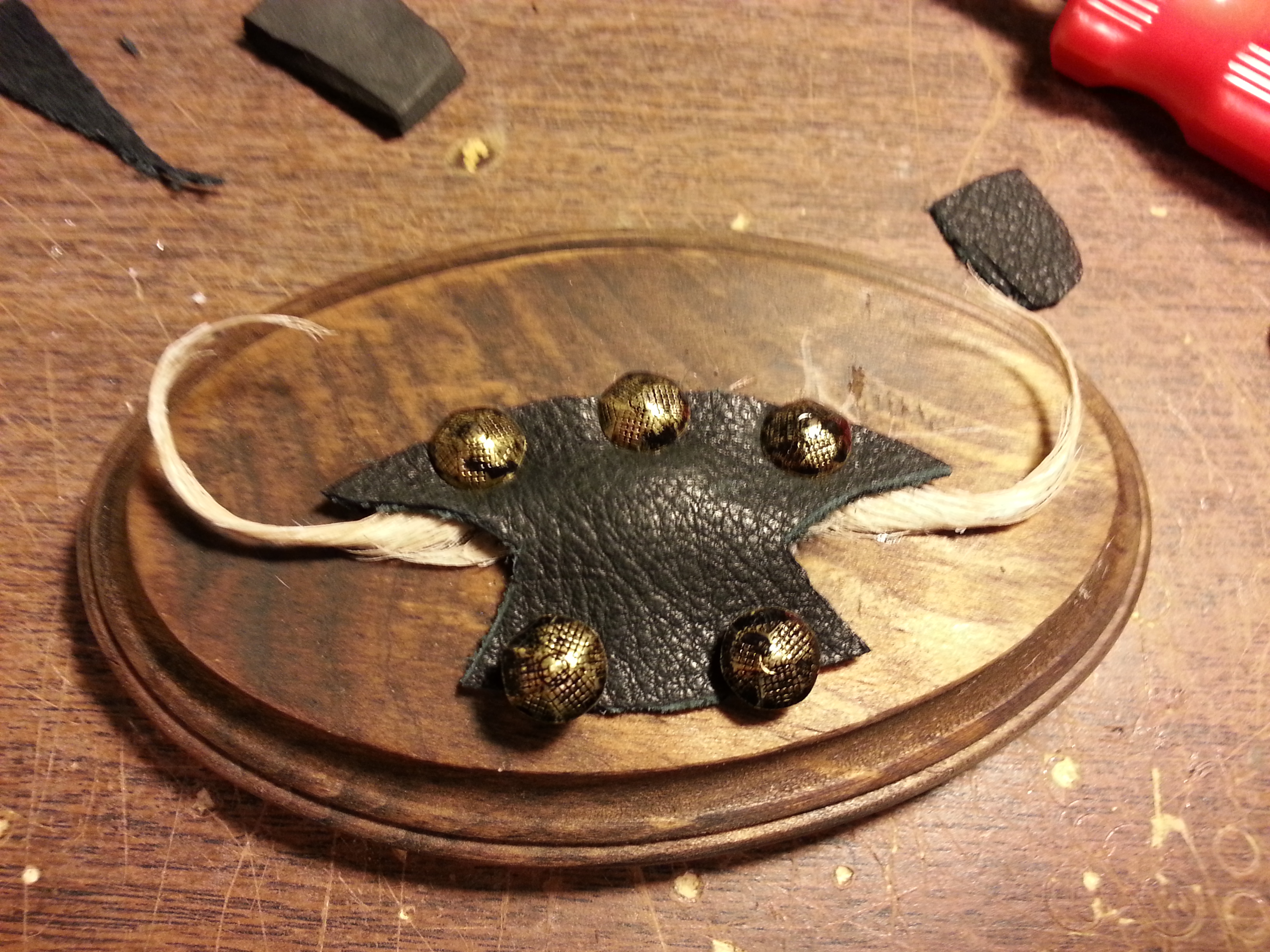 Mounted "Hipster" Mustache : 7 Steps (with Pictures) - Instructables