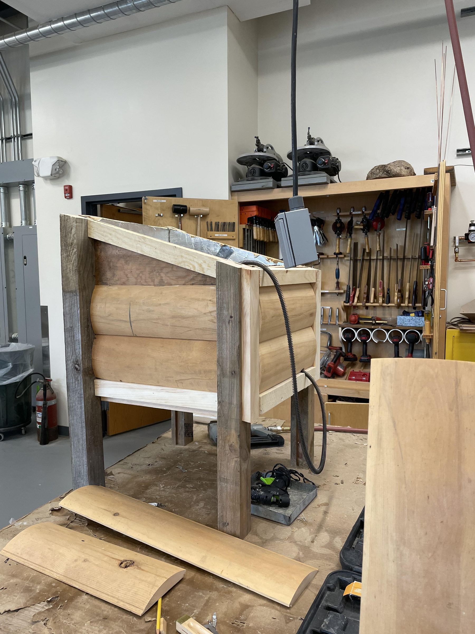 Insulated Heated Log Cabin Cat House : 5 Steps (with Pictures) - Instructables