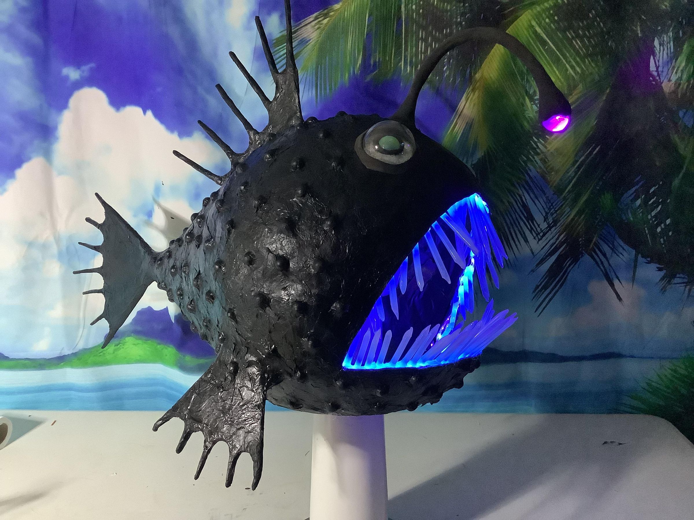 UV Lit Anglerfish Head-Mask : 10 Steps (with Pictures) - Instructables