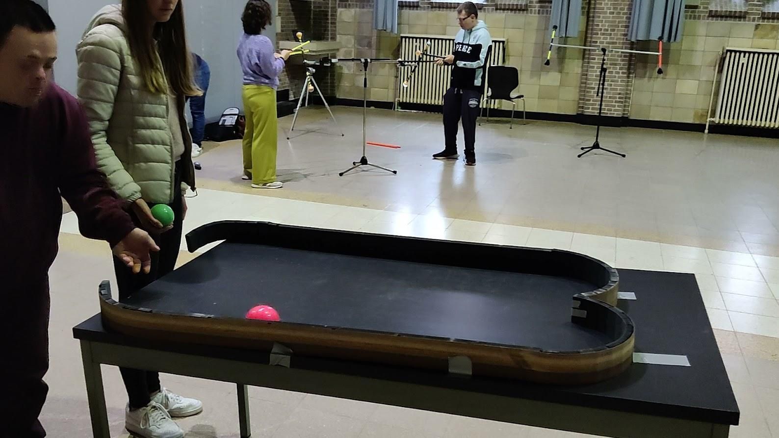 Woesh Juggling Board H4E1 : 18 Steps - Instructables