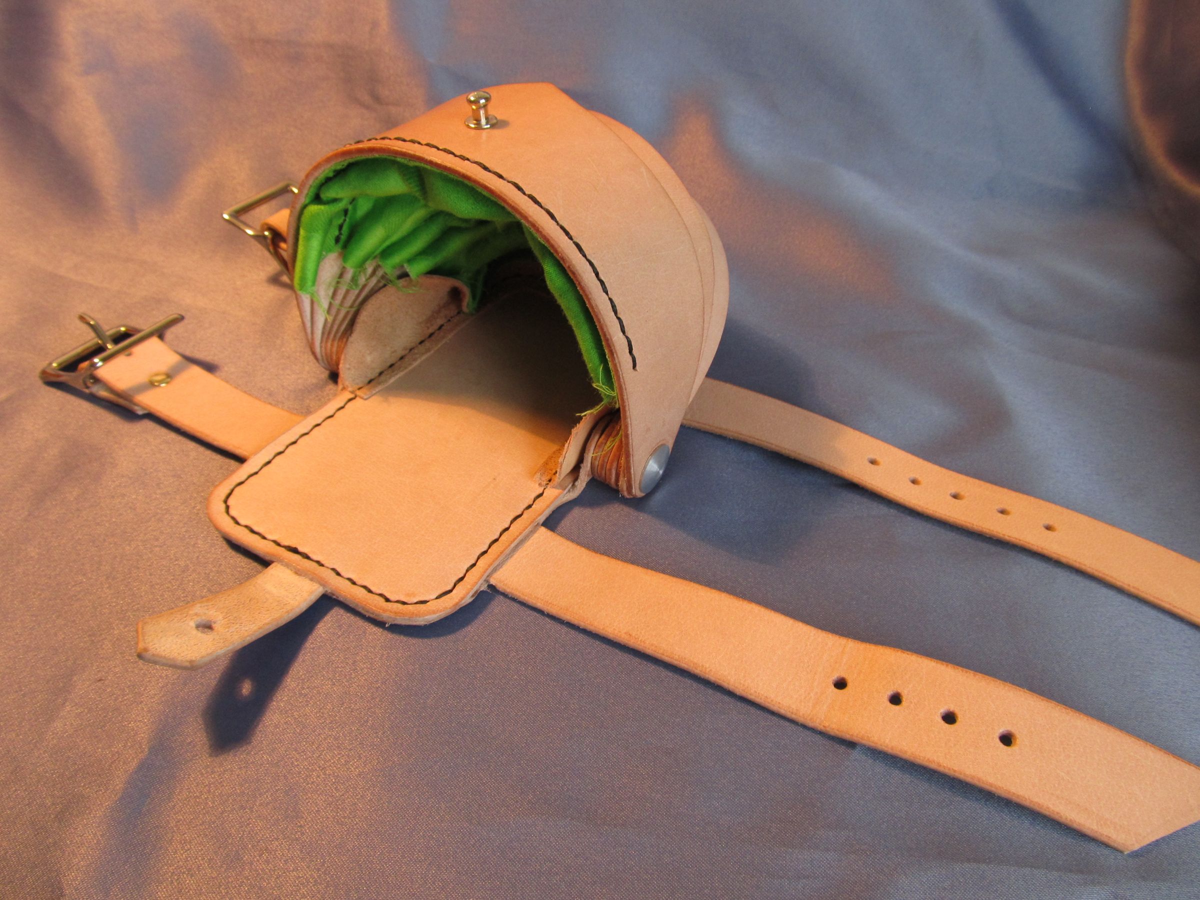 Armorshell Leather Pouch : 23 Steps (with Pictures) - Instructables