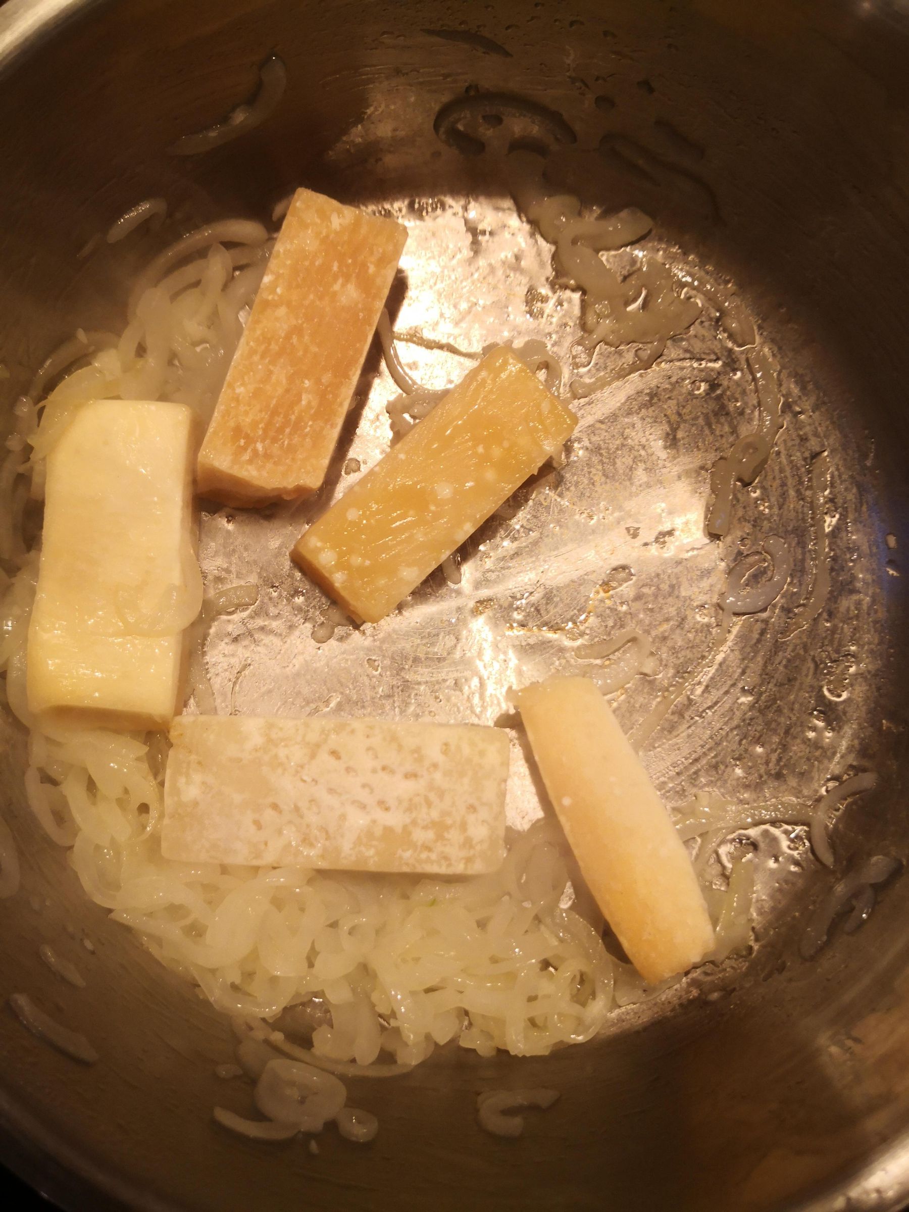 Parmesan Broth From Leftover Parmesan Rinds : 3 Steps - Instructables