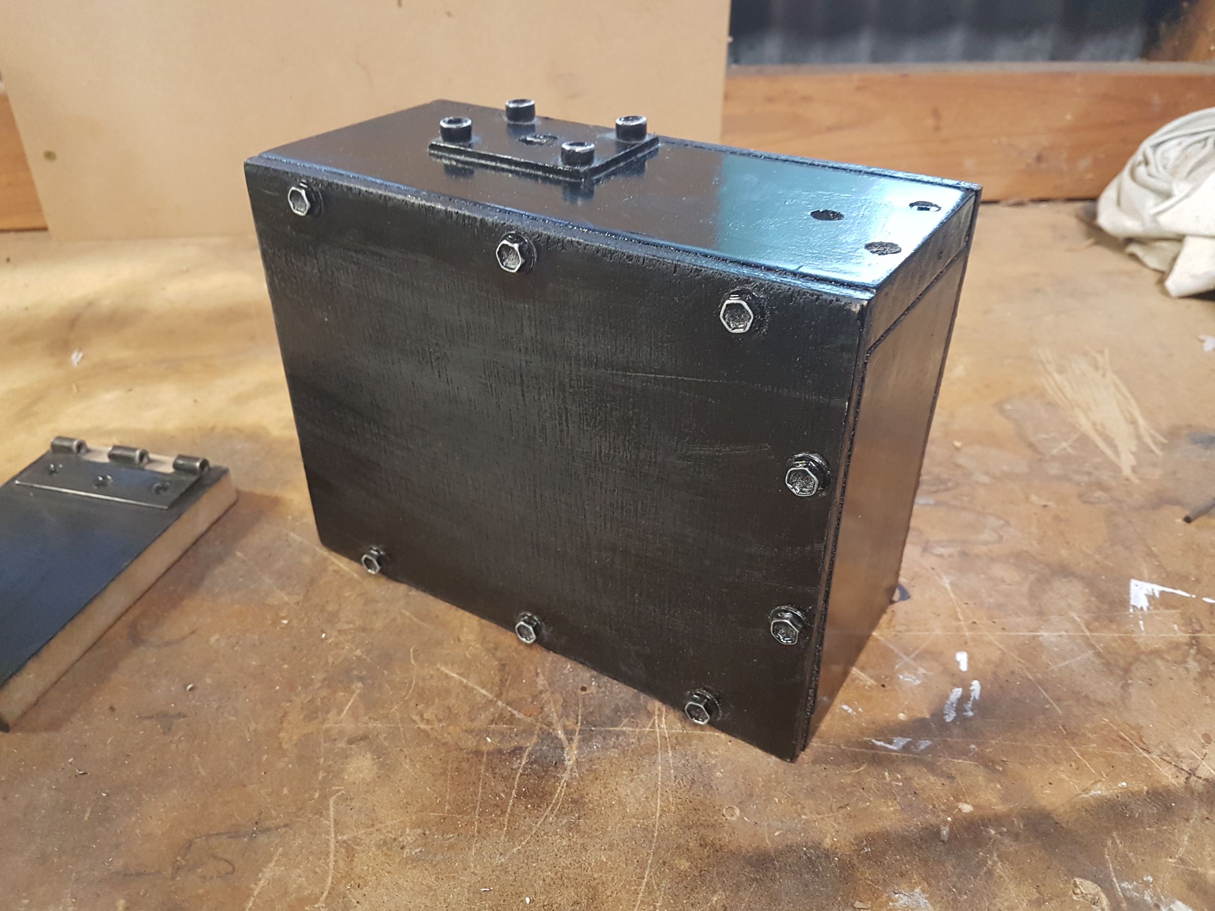 Zombie Apocalypse Electric Lantern : 6 Steps (with Pictures ...