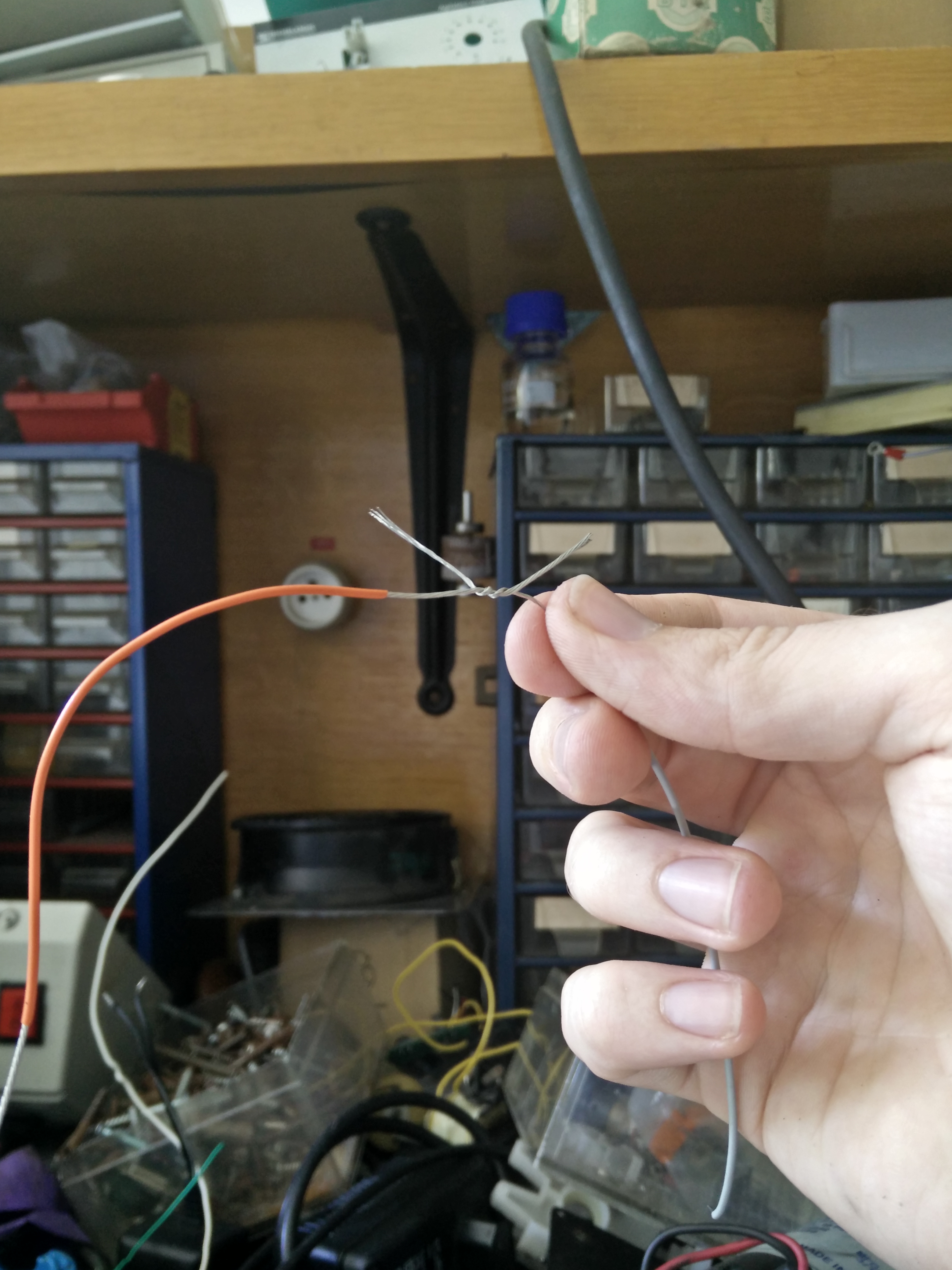 How to Do a Western Union Splice (with Pictures) - Instructables